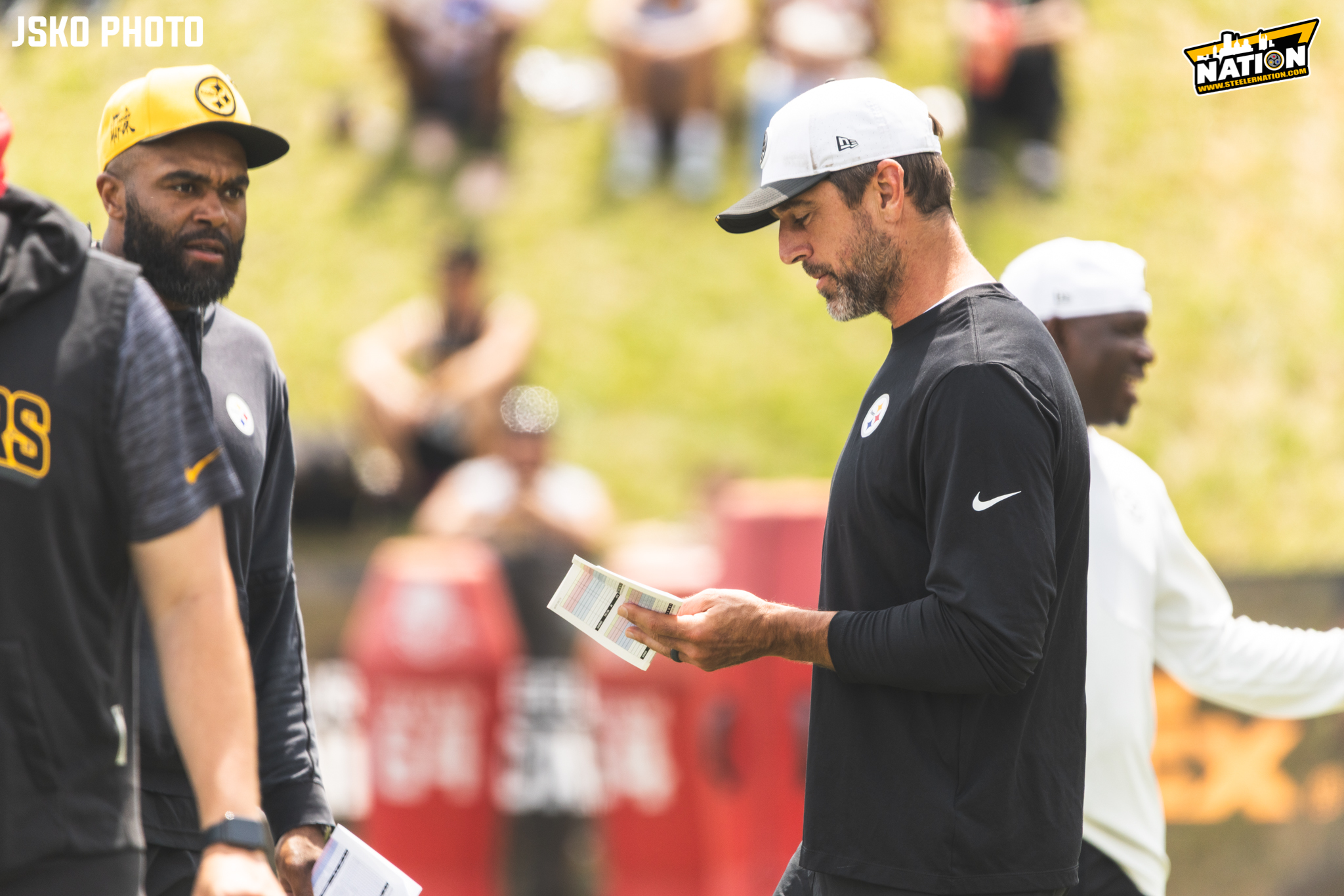 Steelers' New Quarterback Aaron Rodgers Headlines 2025 Captain Selections