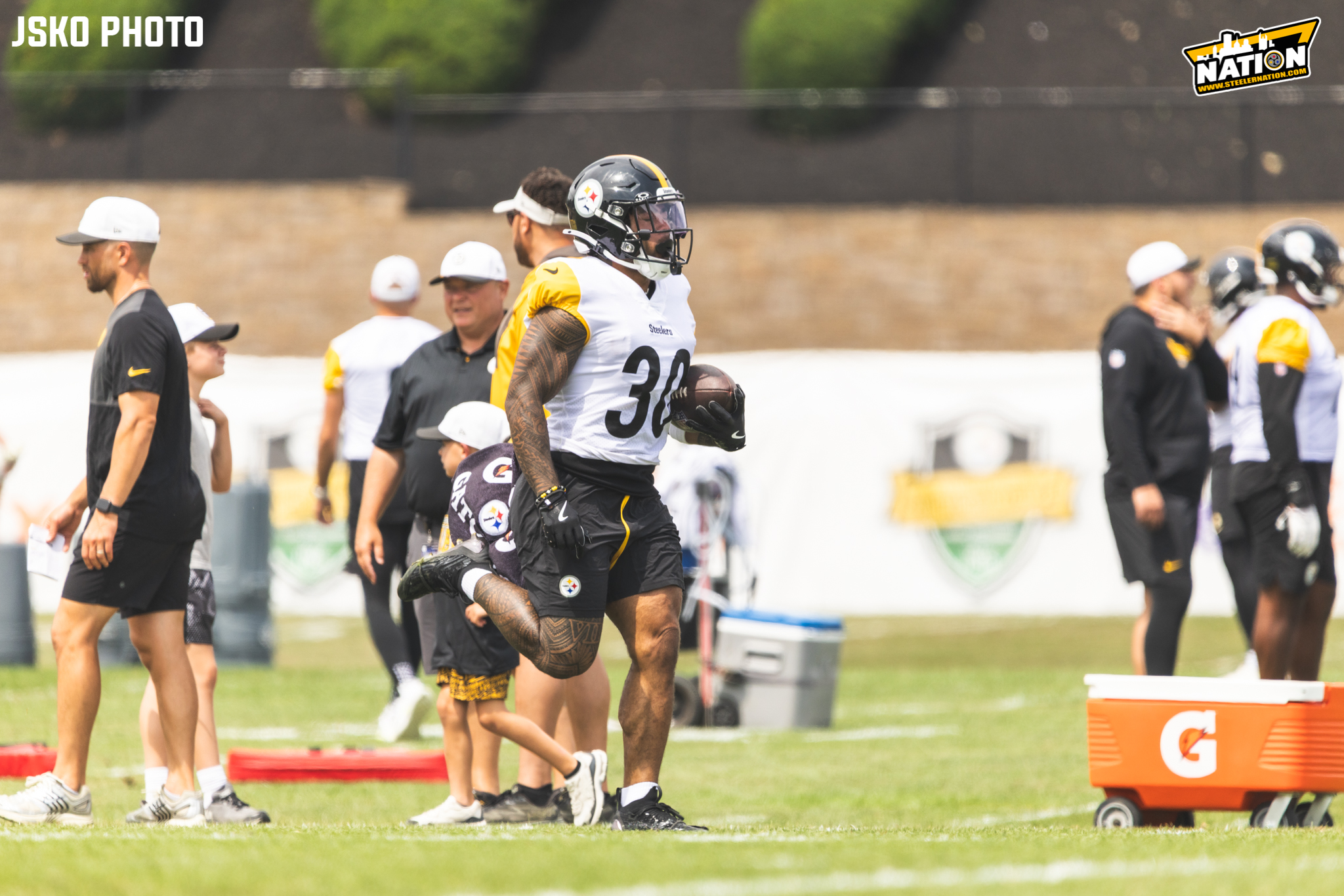 Steelers' Jaylen Warren In Real Danger Of Getting Benched After ...