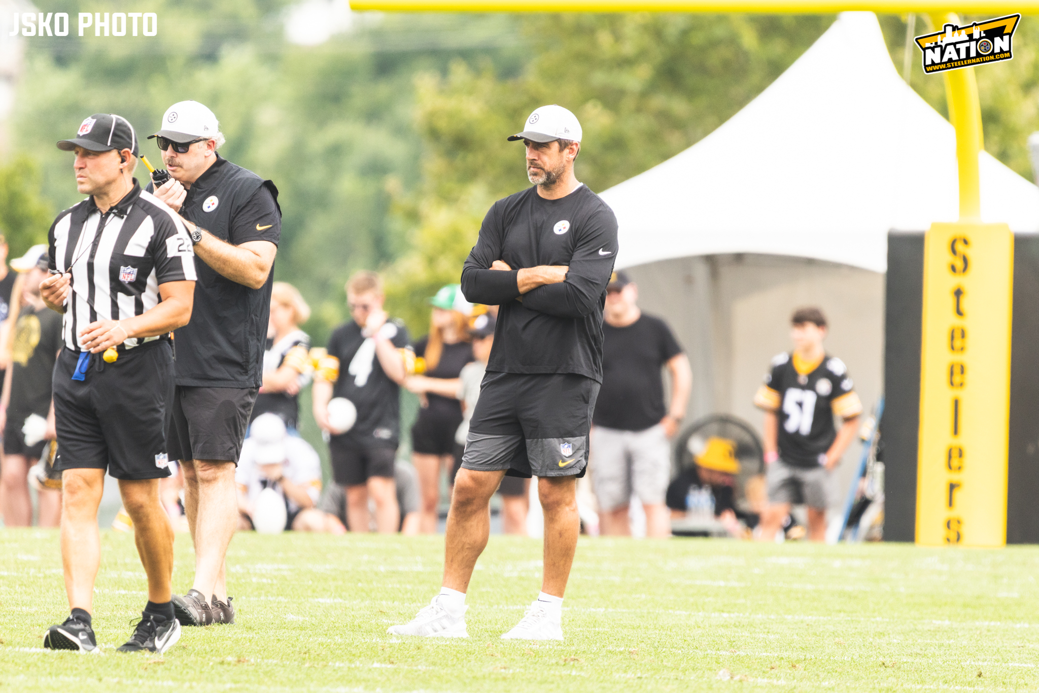 Steelers Fans Get Encouraging Message About Aaron Rodgers From New ...