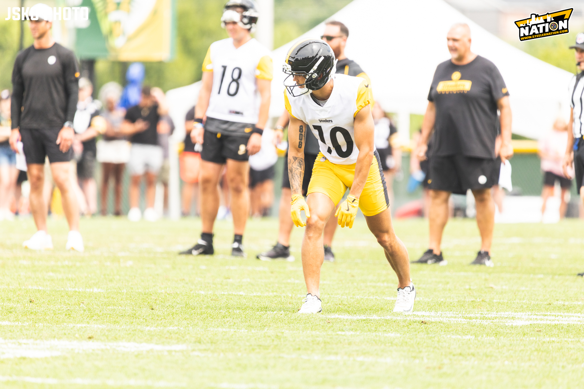 Schefter: Steelers Flying Big Play Receiver In For Second Visit