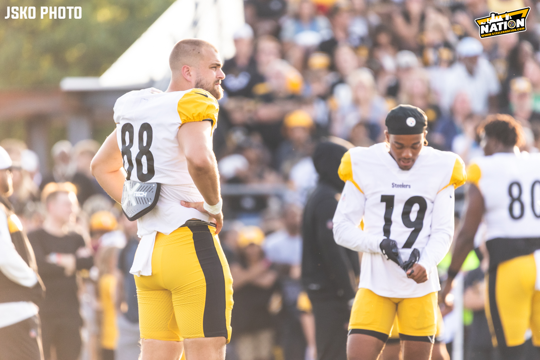 A Frustrated Steelers' Aaron Rodgers Sends Direct Message To Calvin Austin