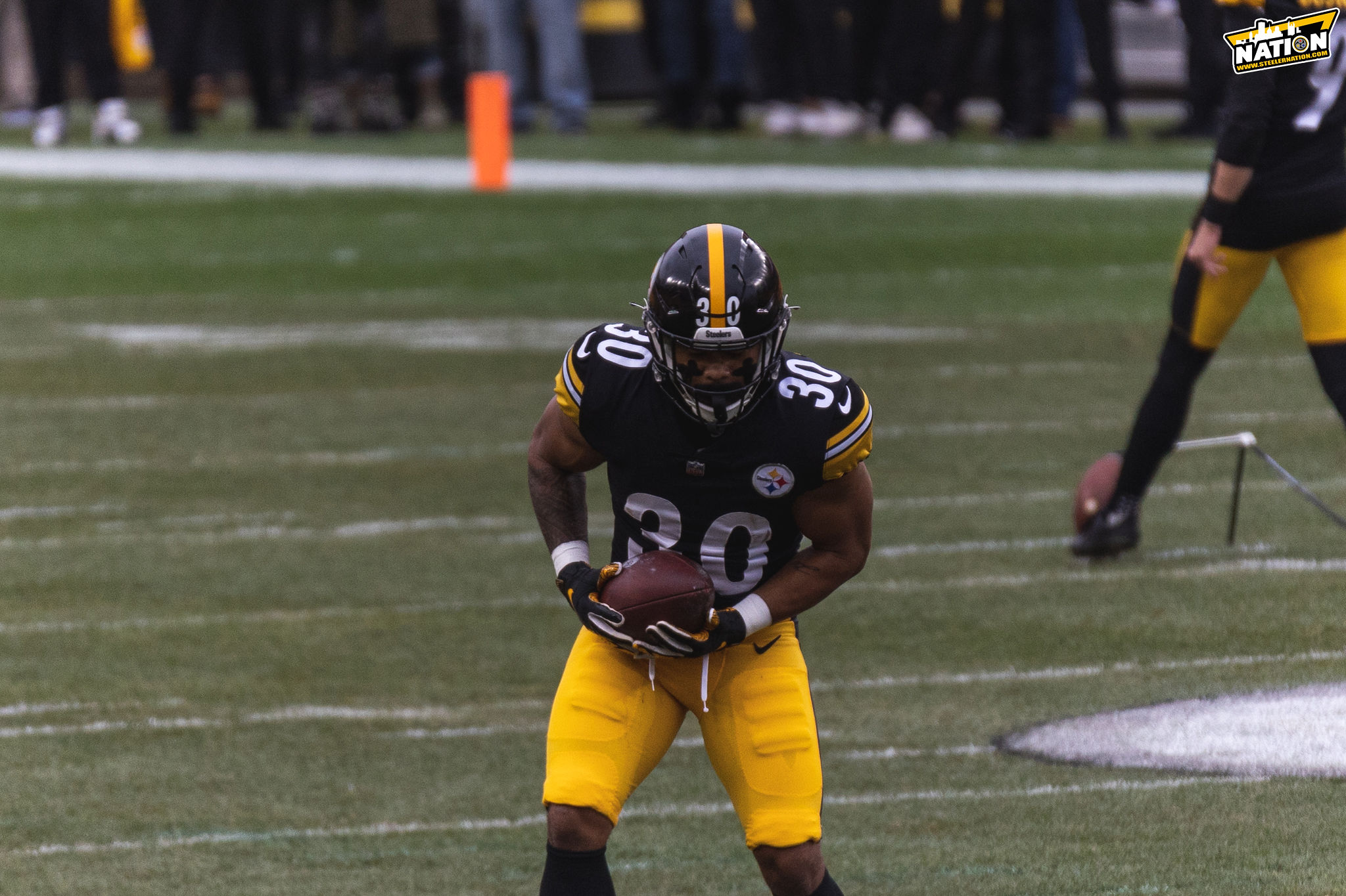 Steelers’ Jaylen Warren Gets Some Revenge As He Flexes On Elandon ...