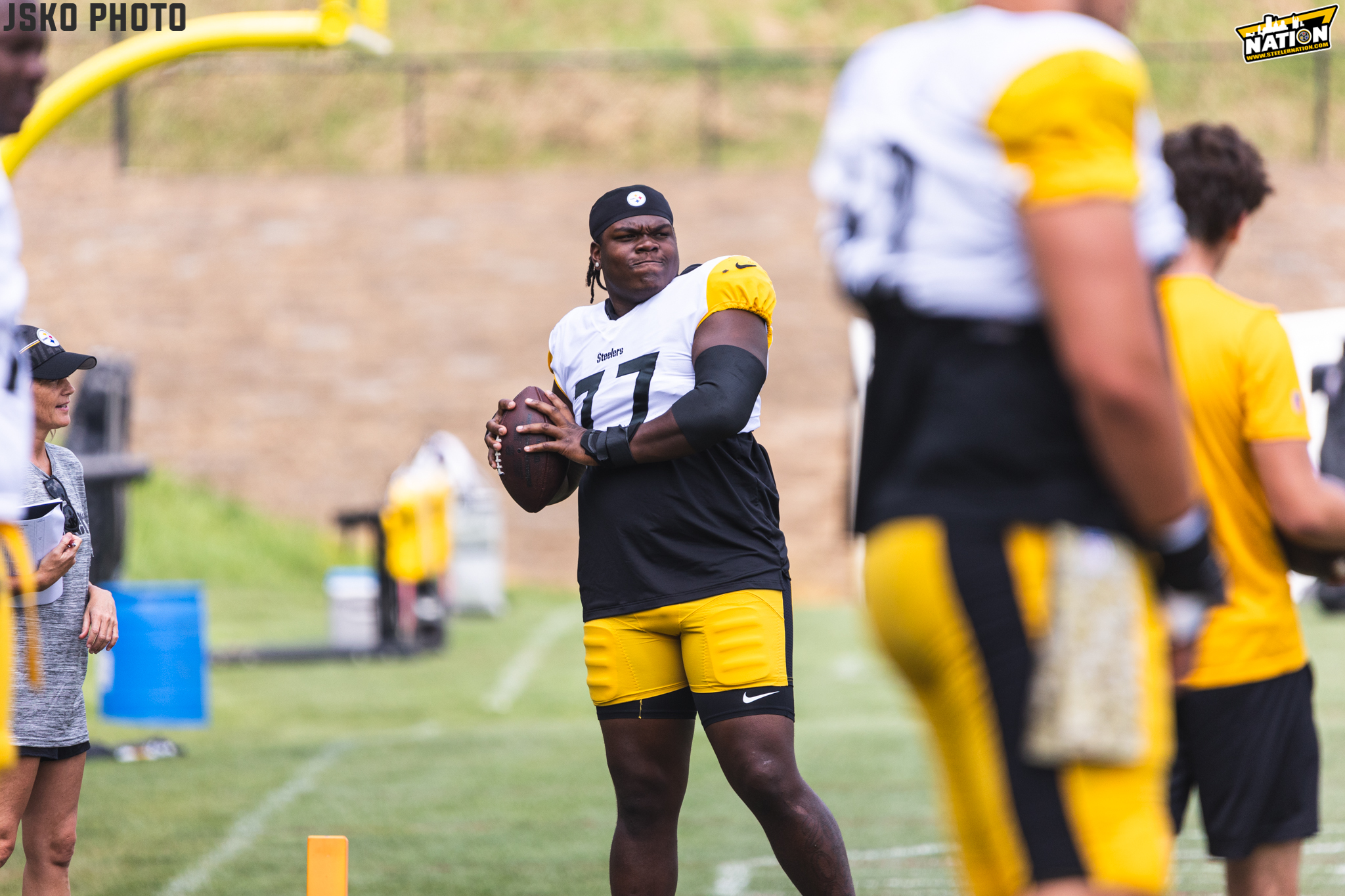 Steelers' Broderick Jones Gives Intriguing Insight On Which Position He ...