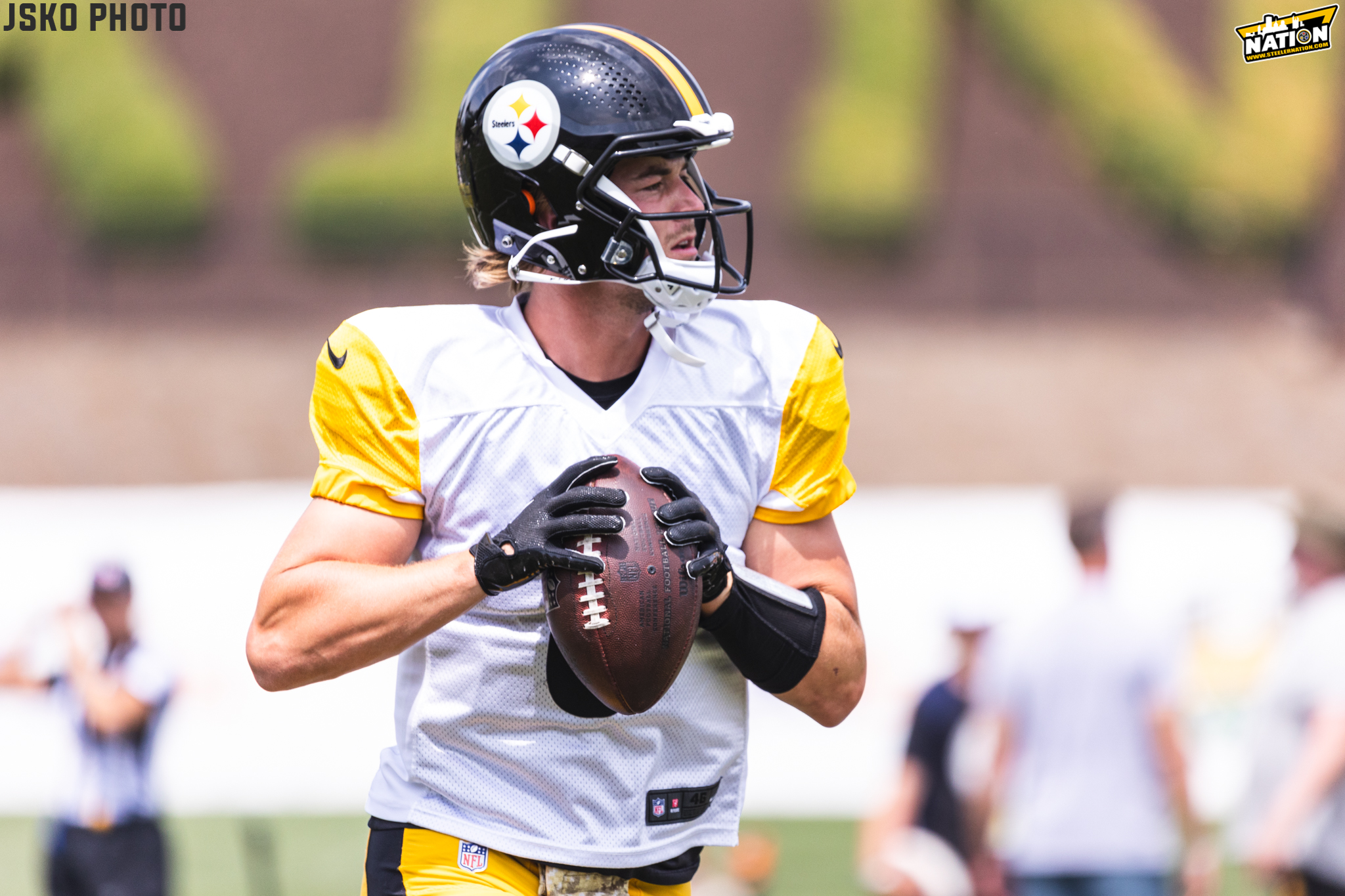 Steelers Legendary QB Terry Bradshaw Doubles Down On His Confidence In ...