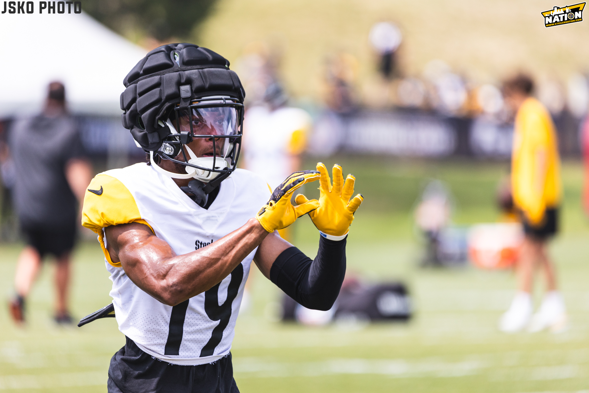 Steelers Get Important Update On Pursuit Of Big Game Wide Receiver