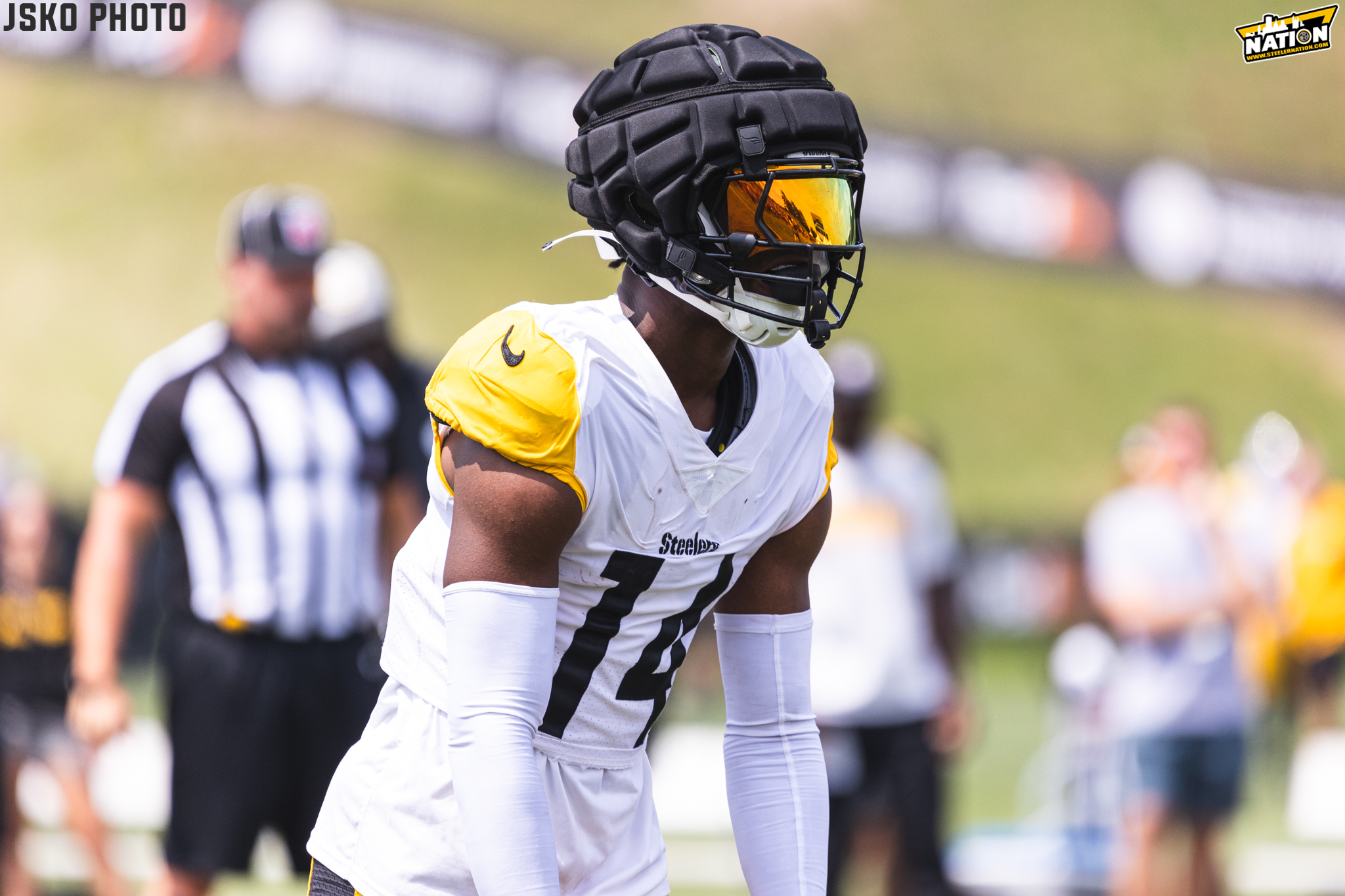 Steelers' Jonnu Smith Reveals Dolphins' Deep Locker Room Issues That ...