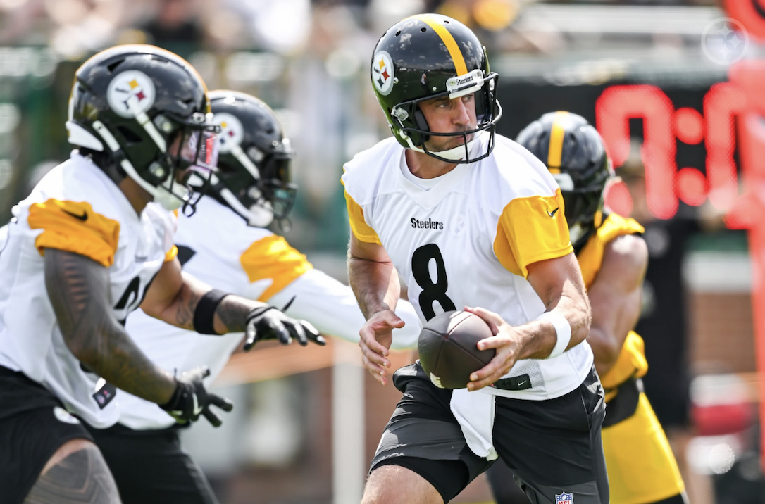 Steelers' Aaron Rodgers Gives Fans An Honest Update On "Struggling Offense"