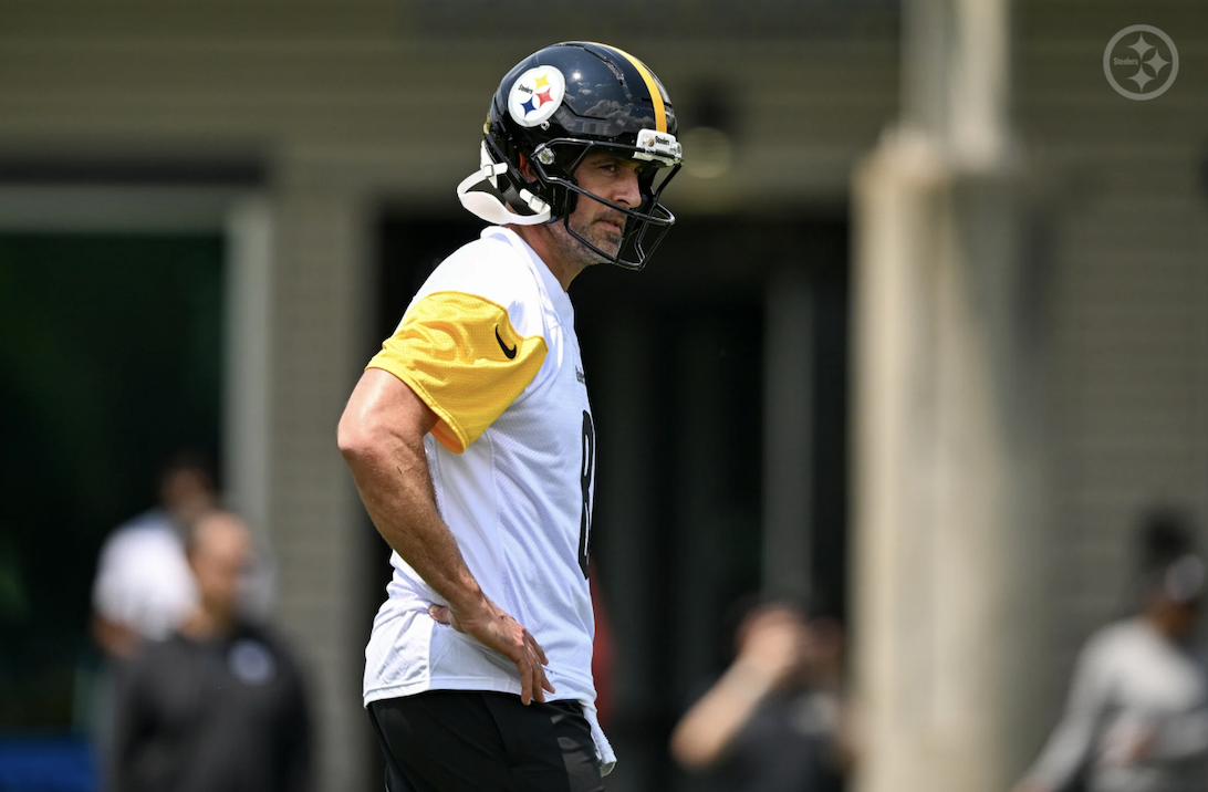 Steelers' Aaron Rodgers Is Setting Himself Apart With His Devoted Commitment To Mentoring Rookie ...