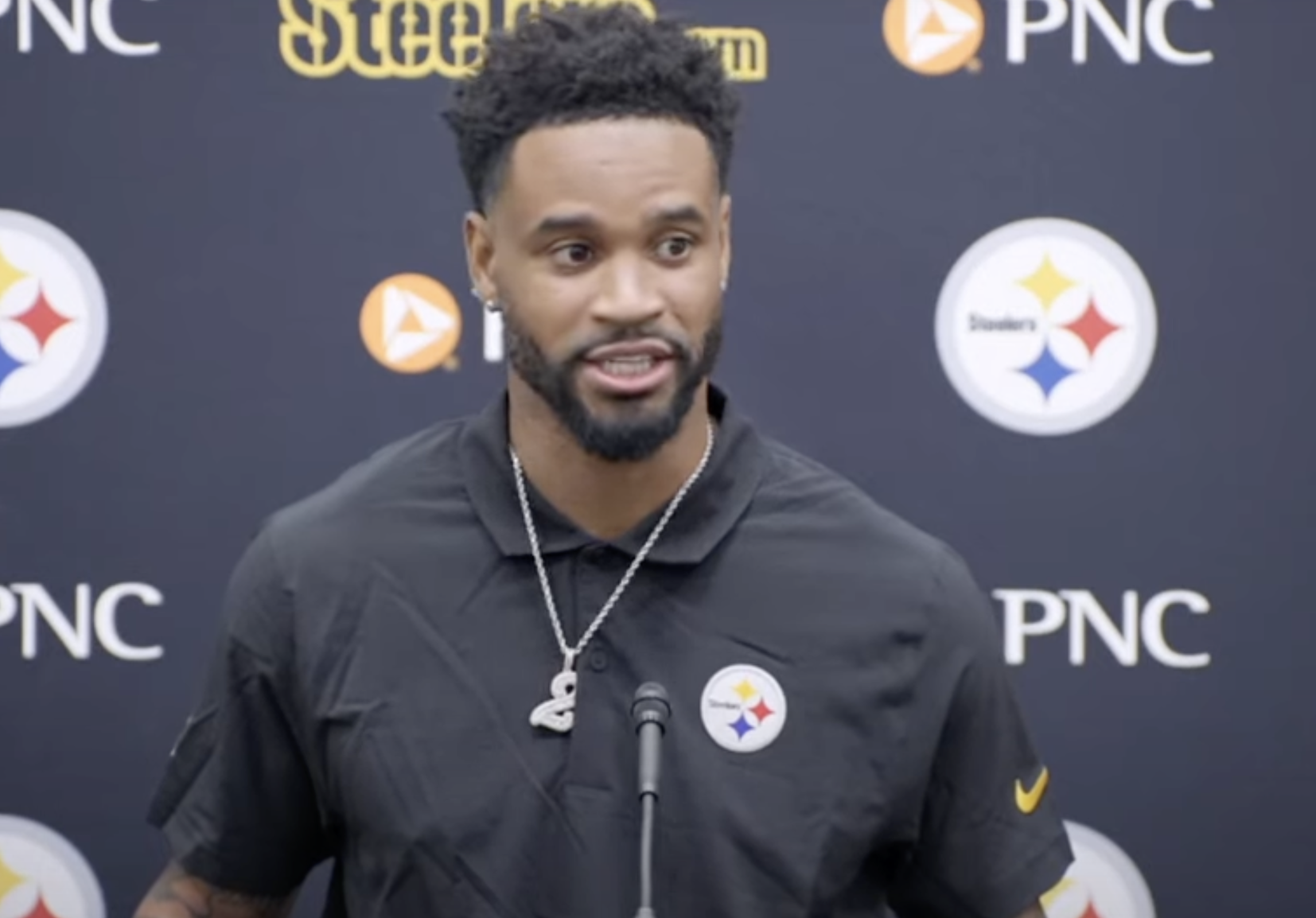 Steelers Fans Get Strong Message From Darius Slay Shutting Down Age Doubts