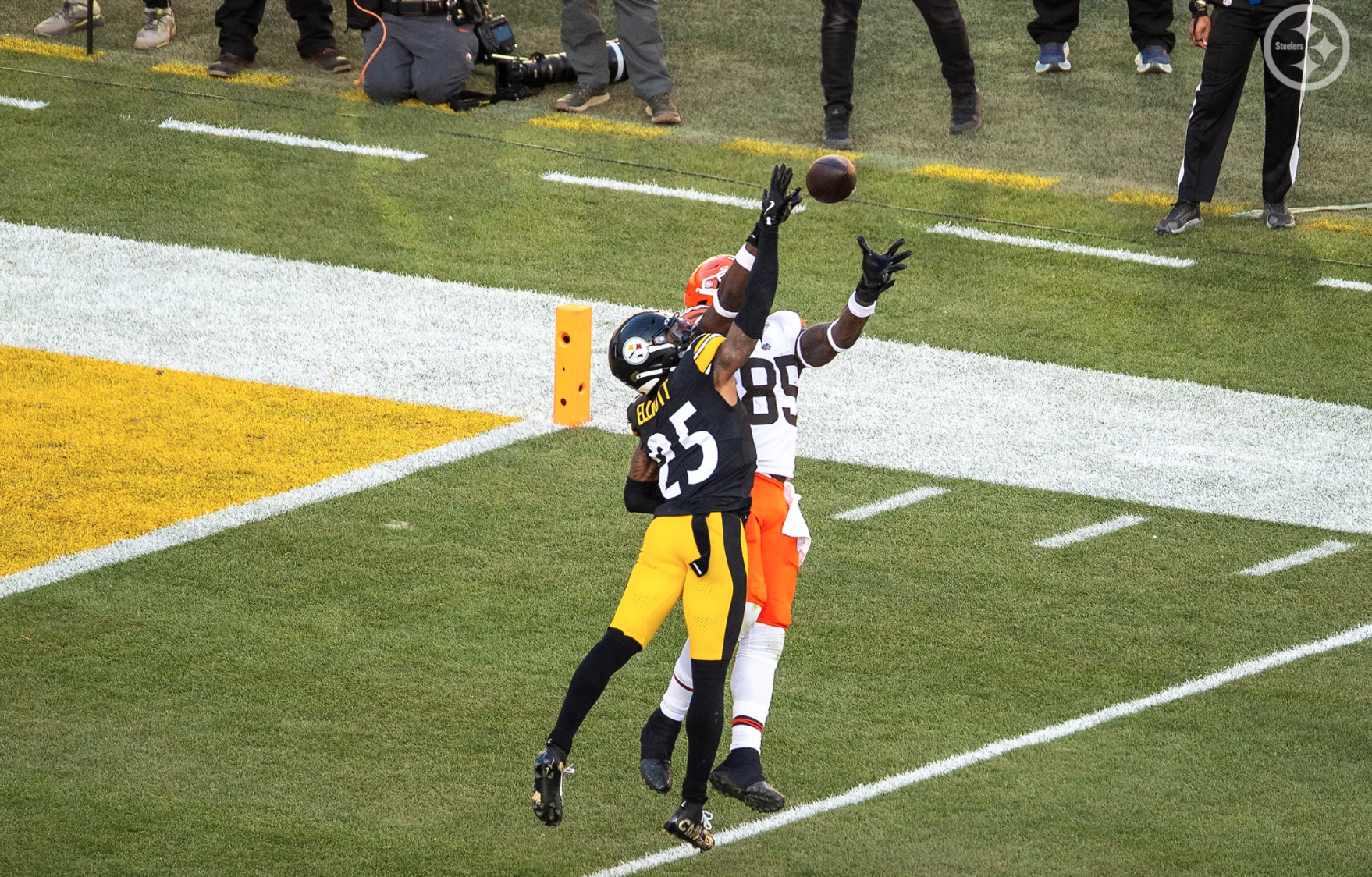 Steelers' DeShon Elliott Detailed His Grueling Path To Being A Star In ...