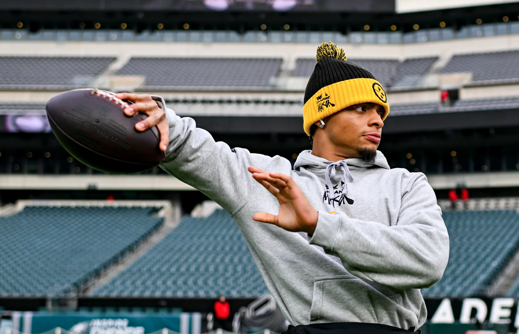 Steelers' Mike Tomlin Completely Open To Utilizing Justin Fields In ...