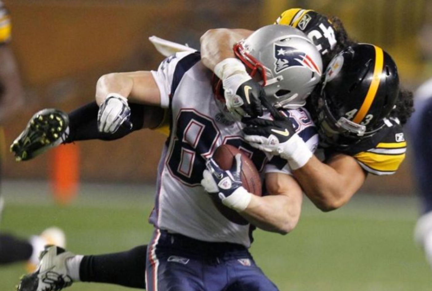 Steelers' Ryan Clark Hit Wes Welker So Hard, Matt Cassel "Thought He ...