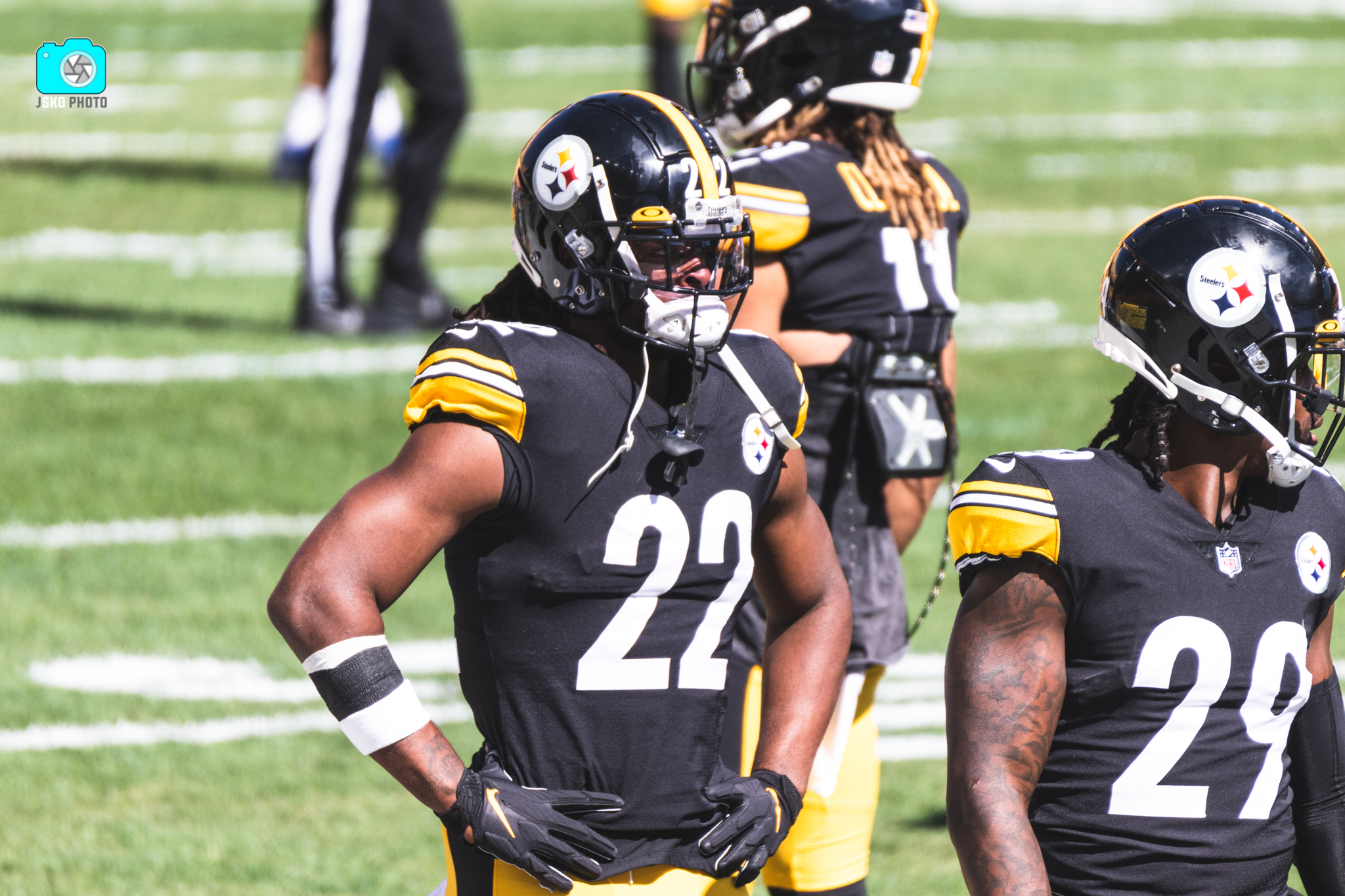 Steelers' New Linebacker Elandon Roberts Had Choice Words For Najee ...