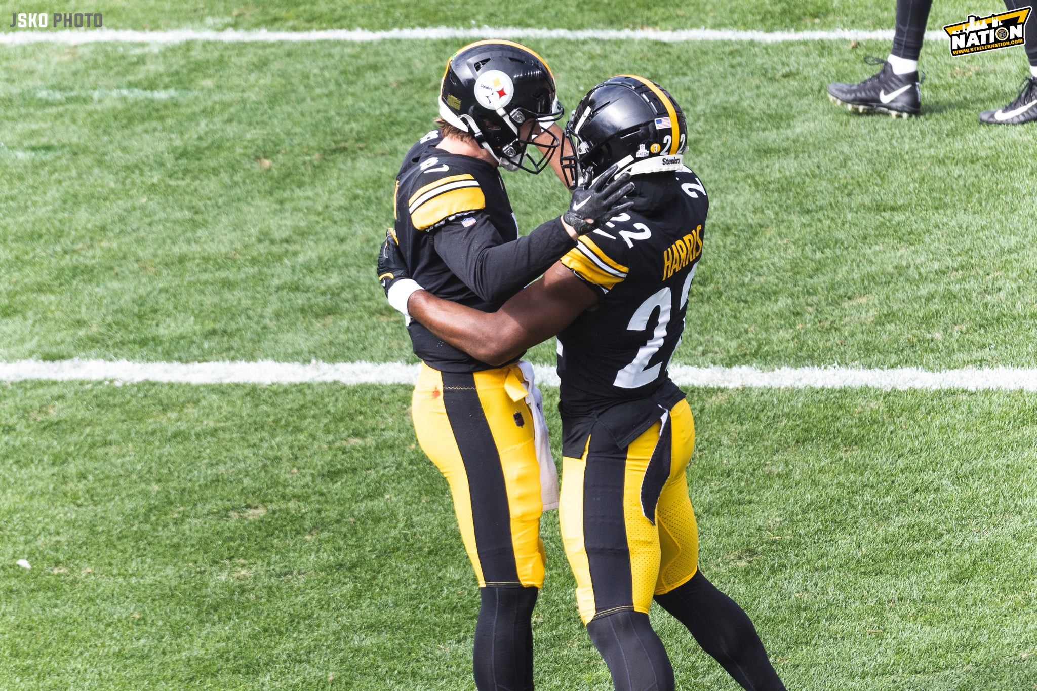 Steelers Are Making An Unusual Bet By Declining Najee Harris' Fifth ...