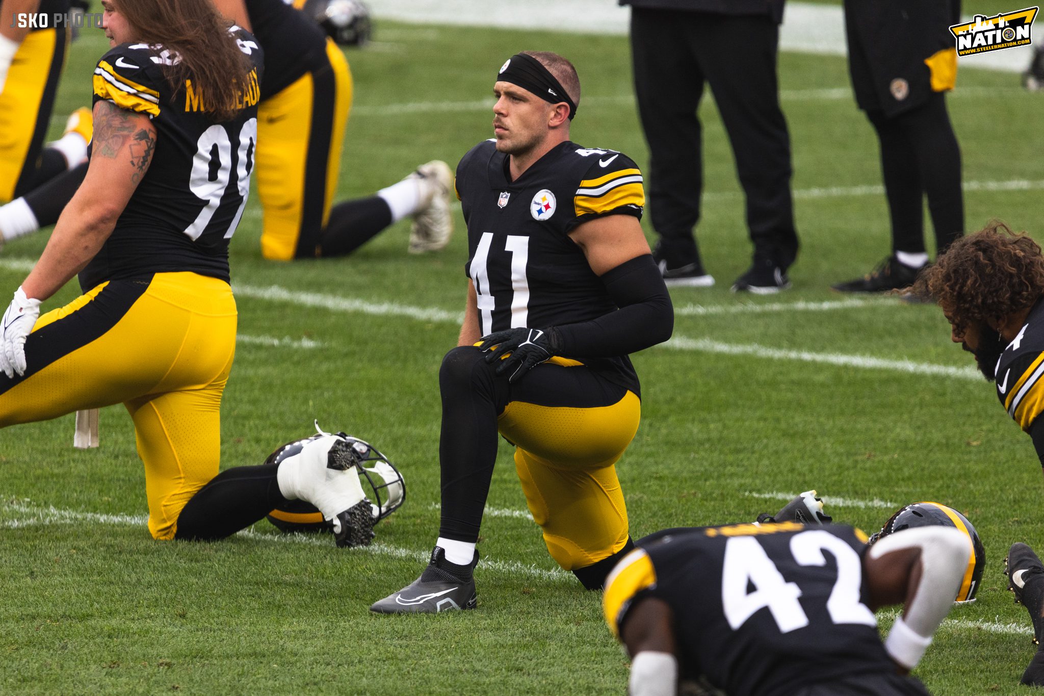 "Good S*** Boy": Titans' Daren Bates Told Steelers' Robert Spillane ...