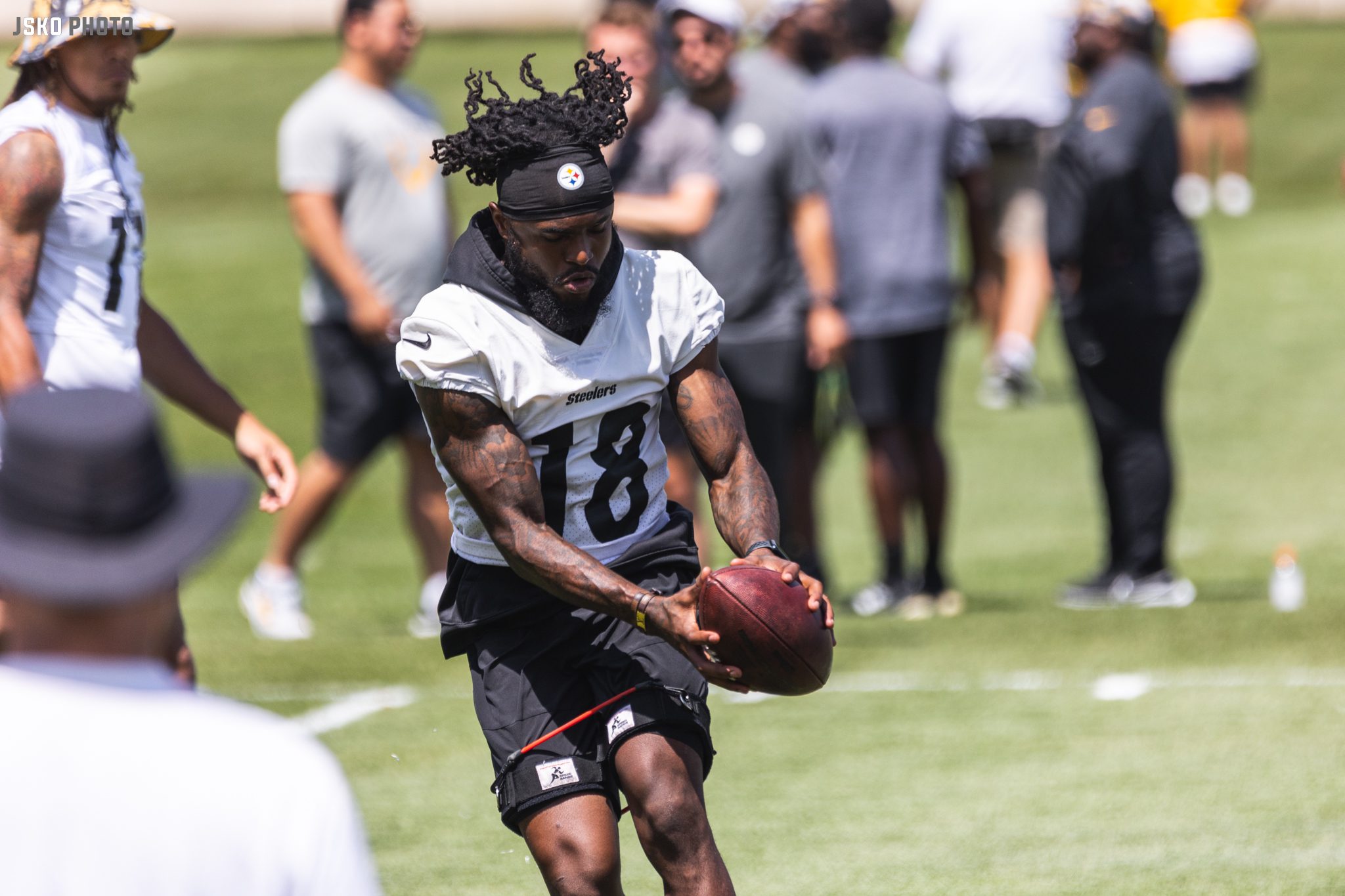 Steelers WR Diontae Johnson Absolutely Blasts NFL And Officiating ...
