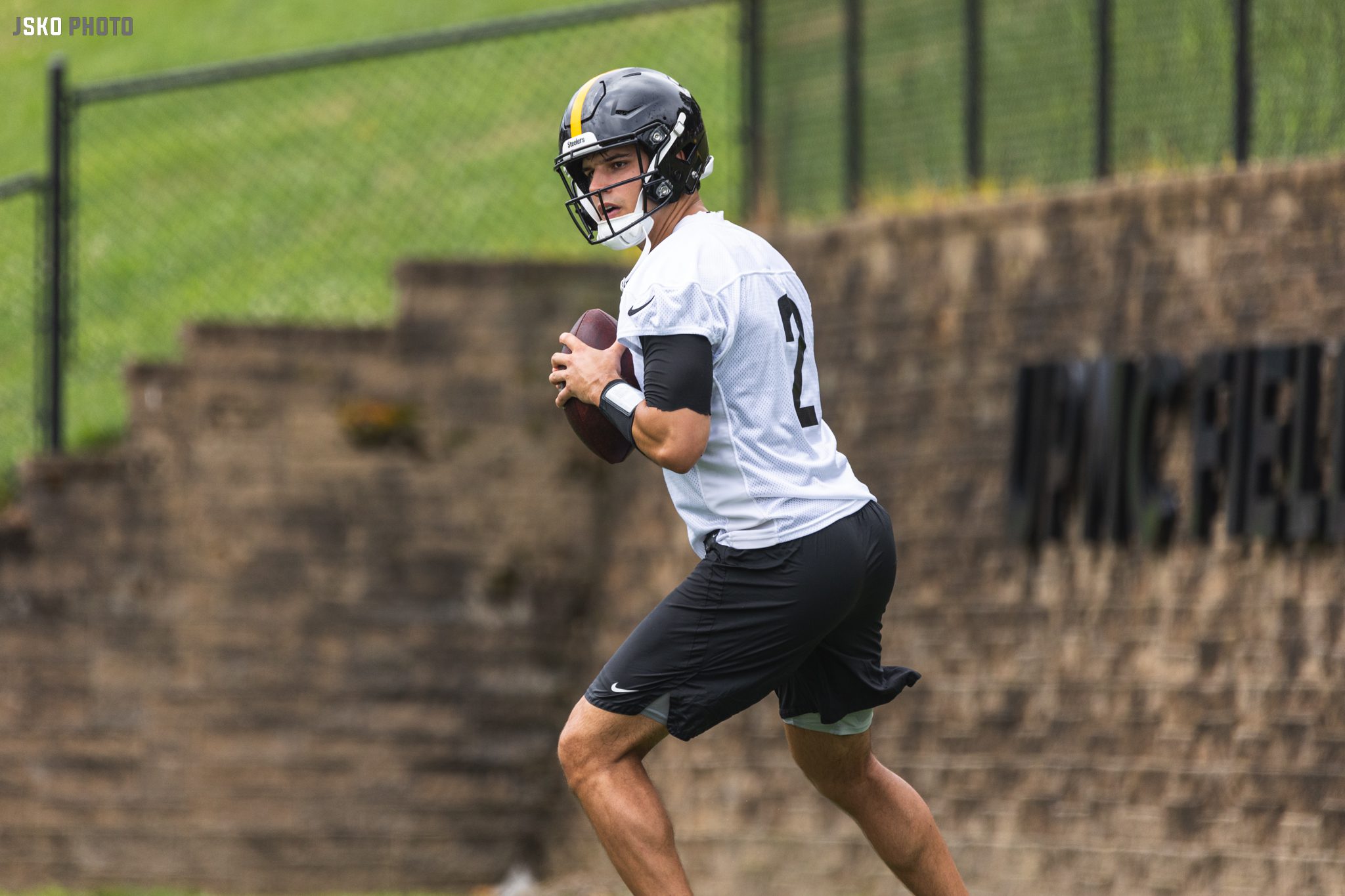 Steelers' Mason Rudolph Drops Big Hint About Pittsburgh's Quarterback ...
