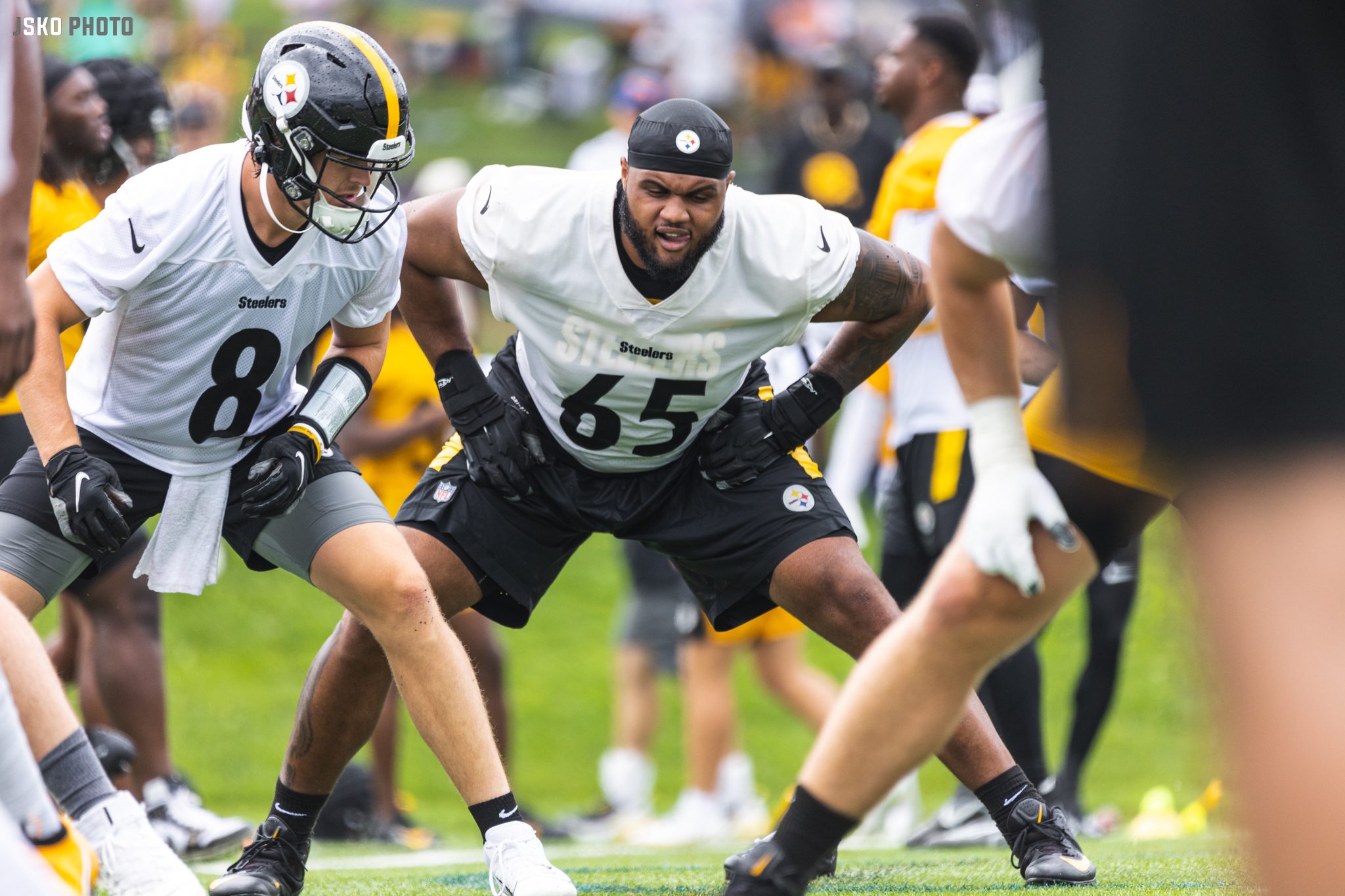 ESPN Tabs Steelers' Dan Moore Jr. As A Wise Trade Before Deadline ...