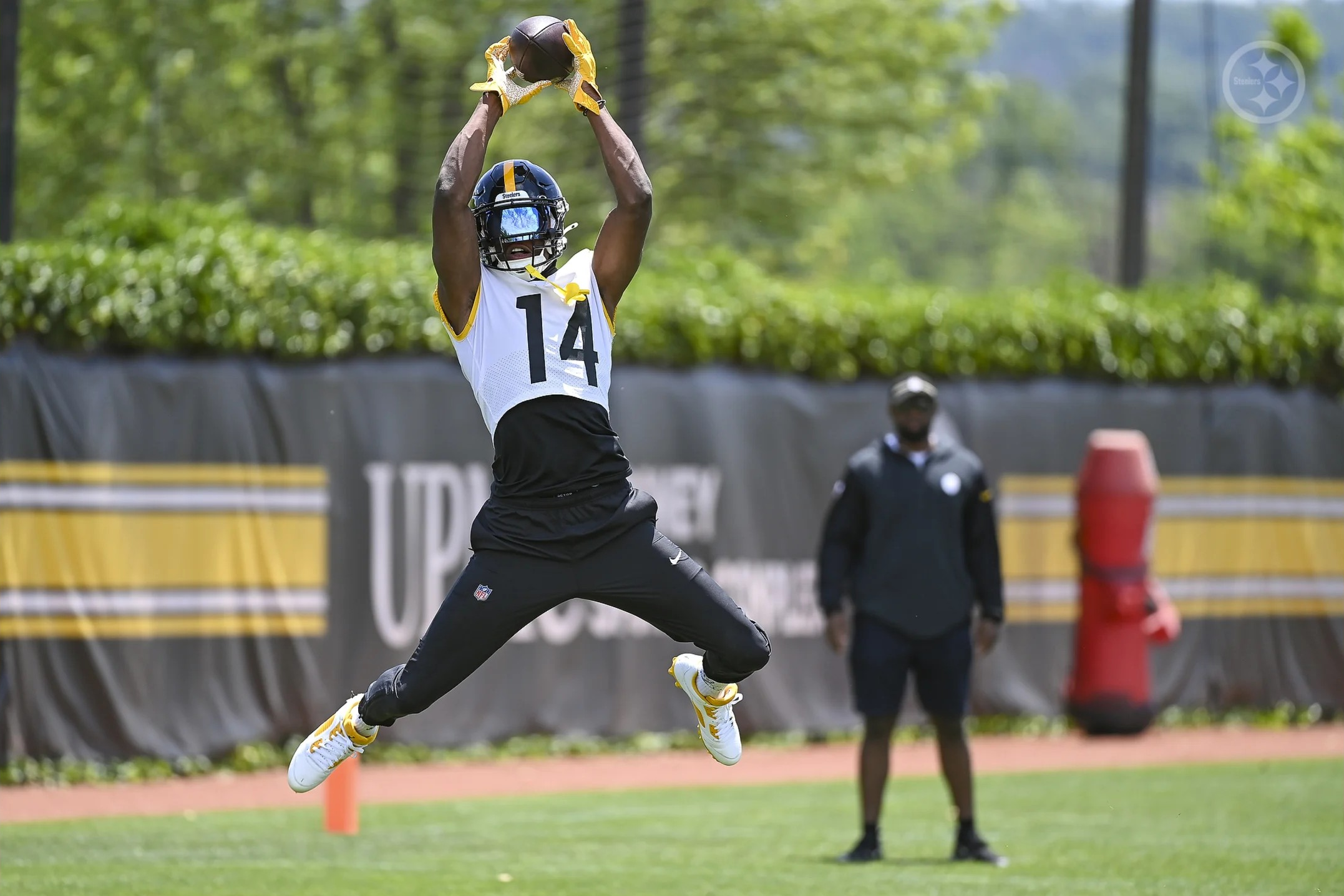Steelers Need Wideouts Behind George Pickens To Seriously Step Up ...