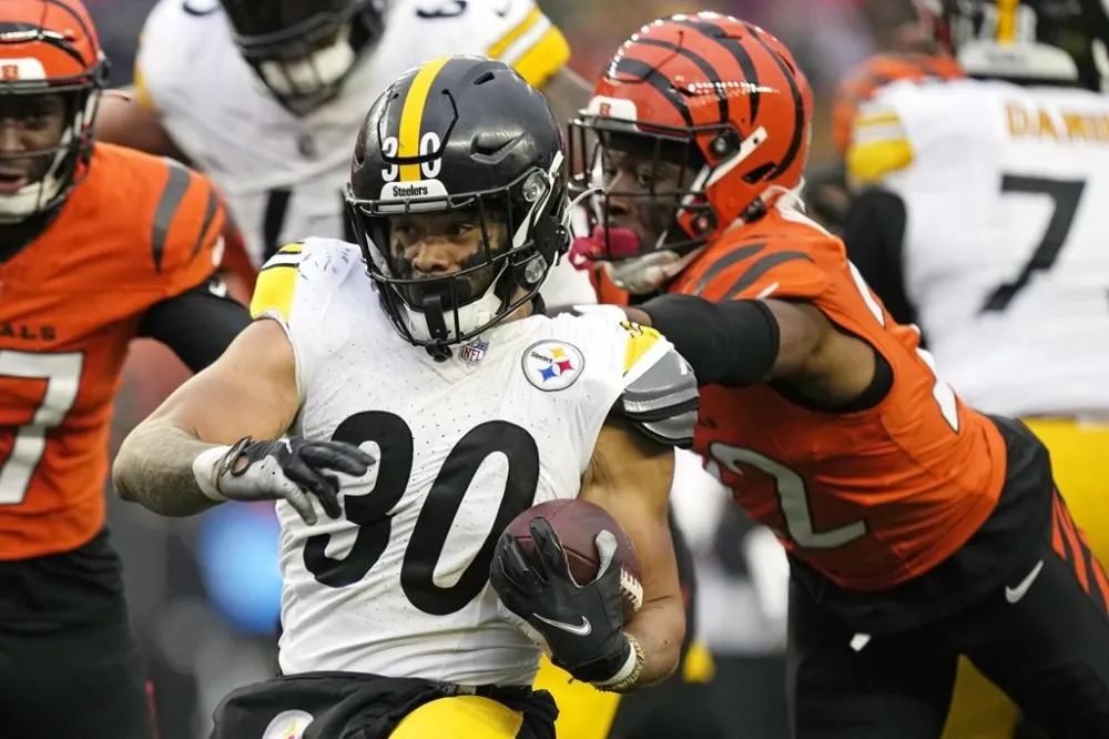 Steelers OC Eddie Faulkner Discusses Controversial Backfield Split ...