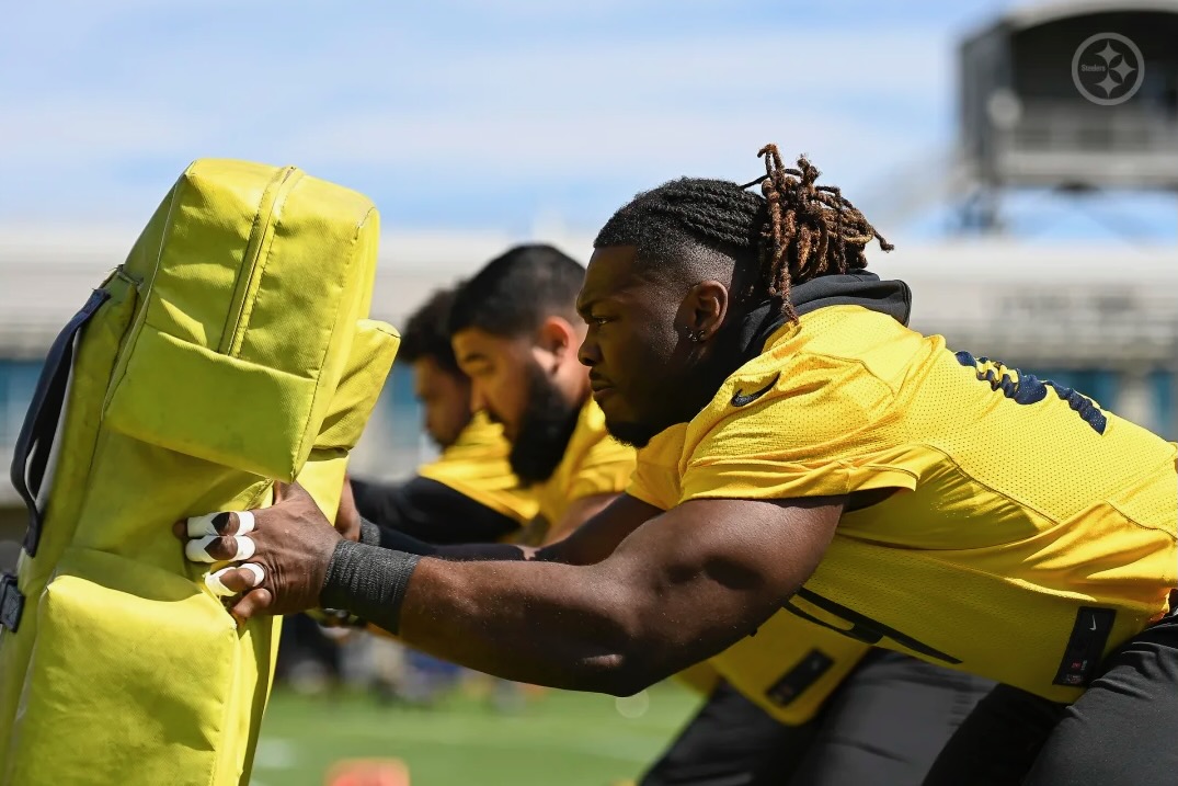 Steelers' Larry Ogunjobi Has Glowing Praise For Kenny Pickett Ahead Of ...