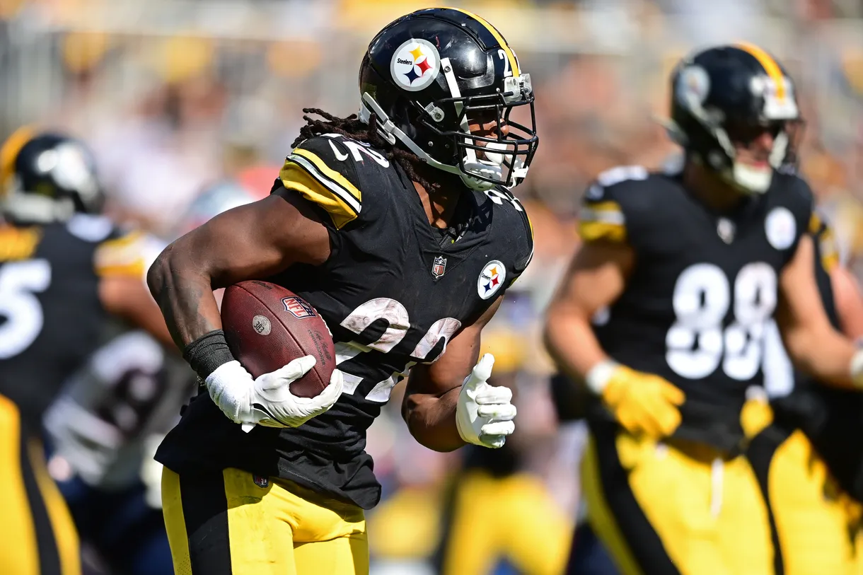 Steelers' Najee Harris Questioned Mike Tomlin On How A Legendary Jerome ...