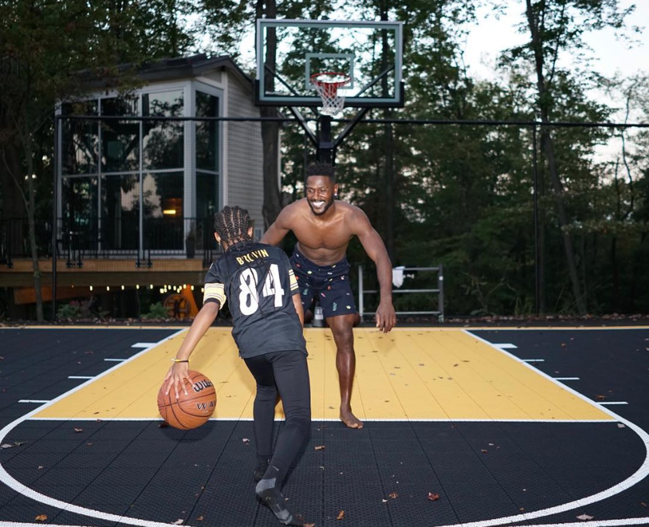 Ex Steelers Receiver Antonio Brown's Failure Abide By Courts Rules ...