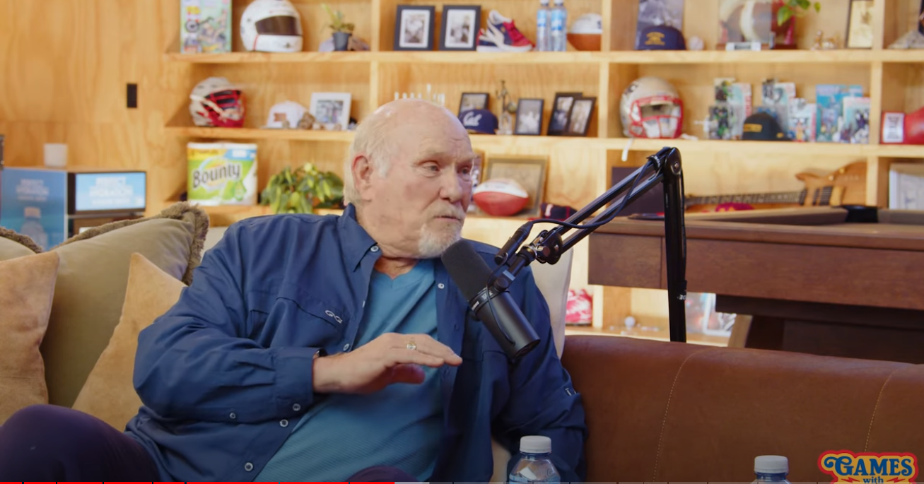 Steelers Legend Terry Bradshaw Makes Julian Edelman Spit His Food ...