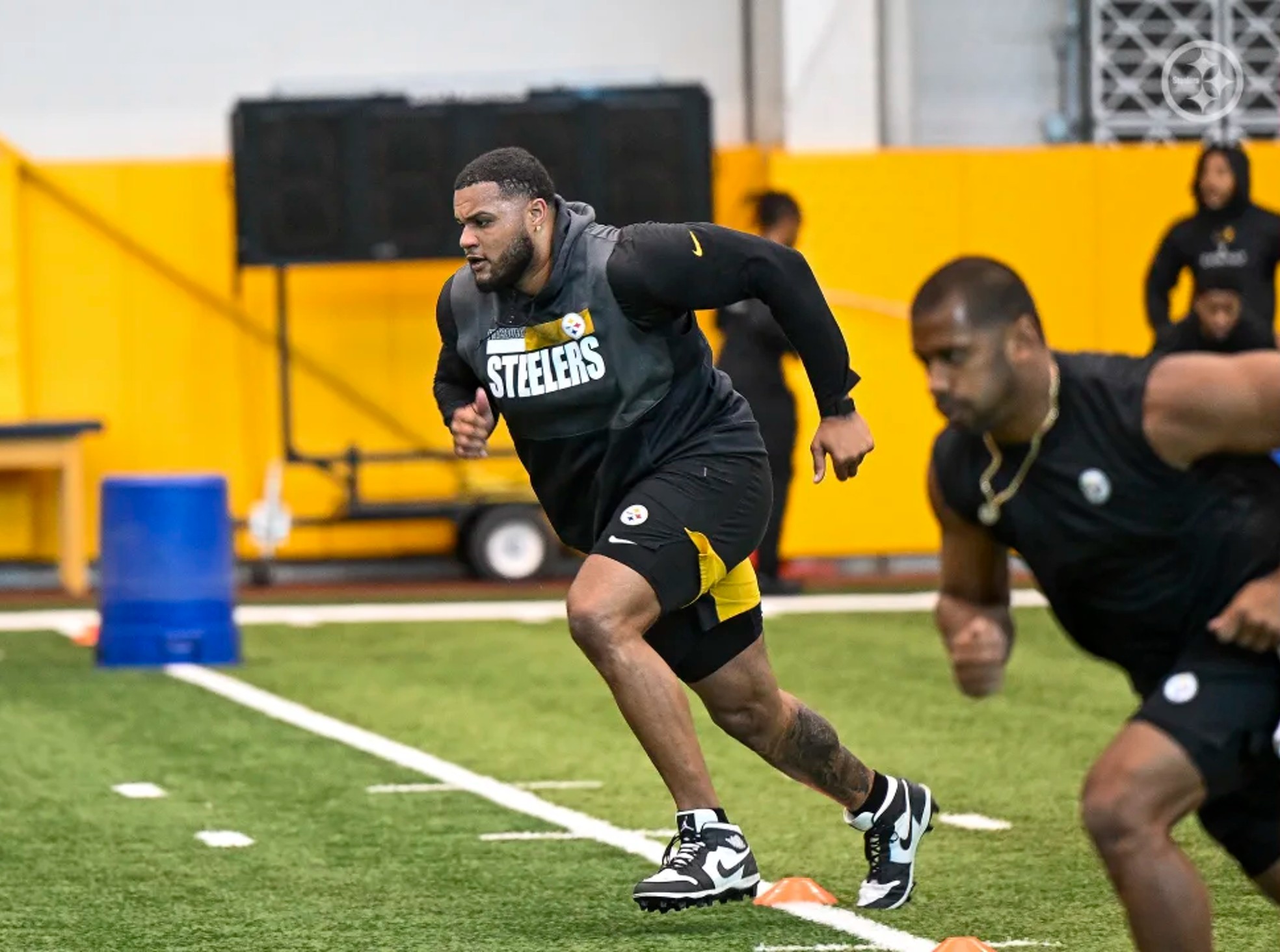 Steelers' Polarizing Offensive Weapon Lands Gigantic Deal In The AFC