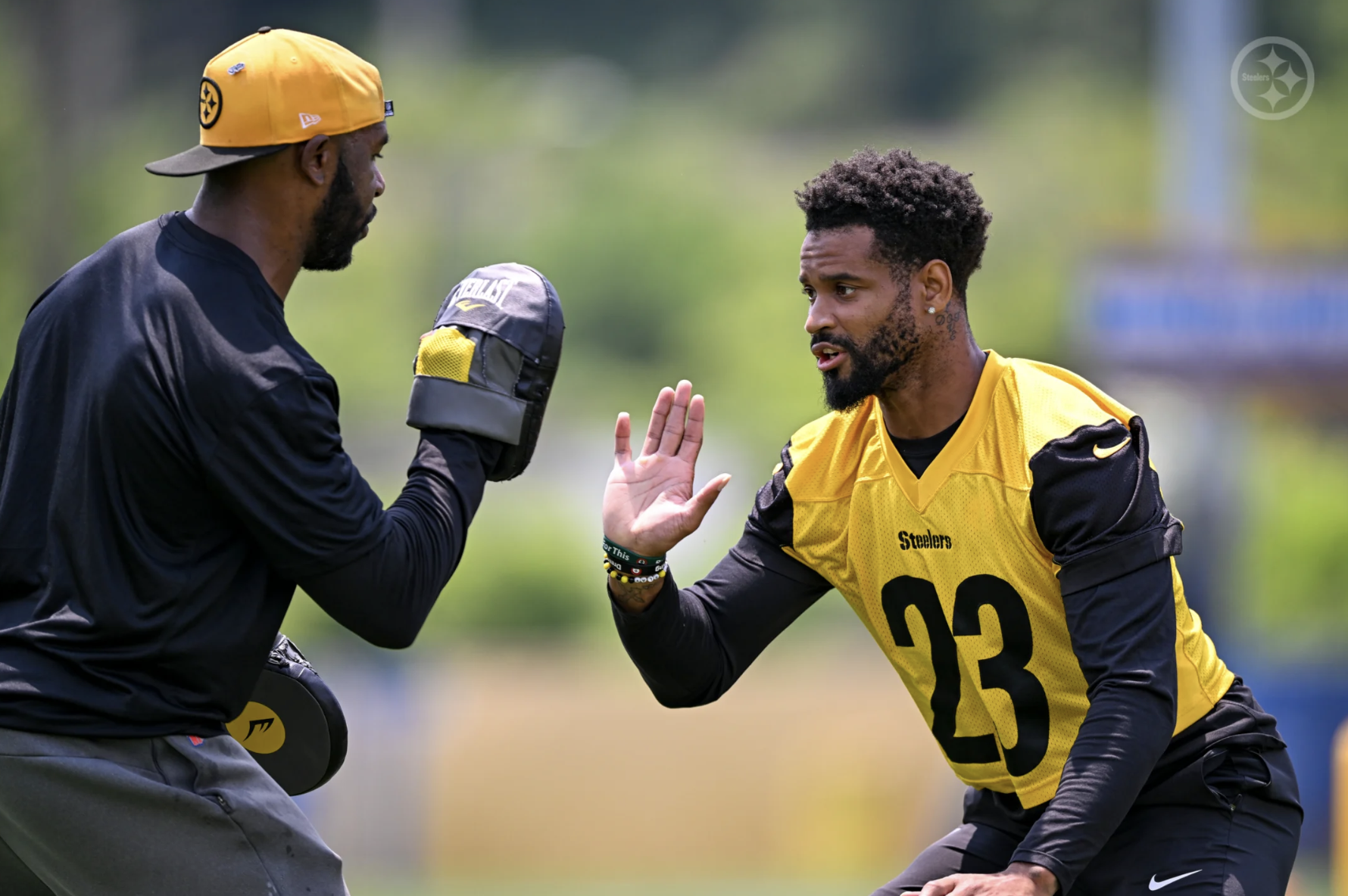 Report: Steelers' New Addition Darius Slay Has An Injury