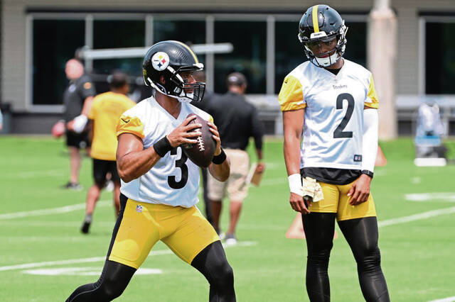 Steelers’ Russell Wilson Admits Justin Fields Has Been Impressive