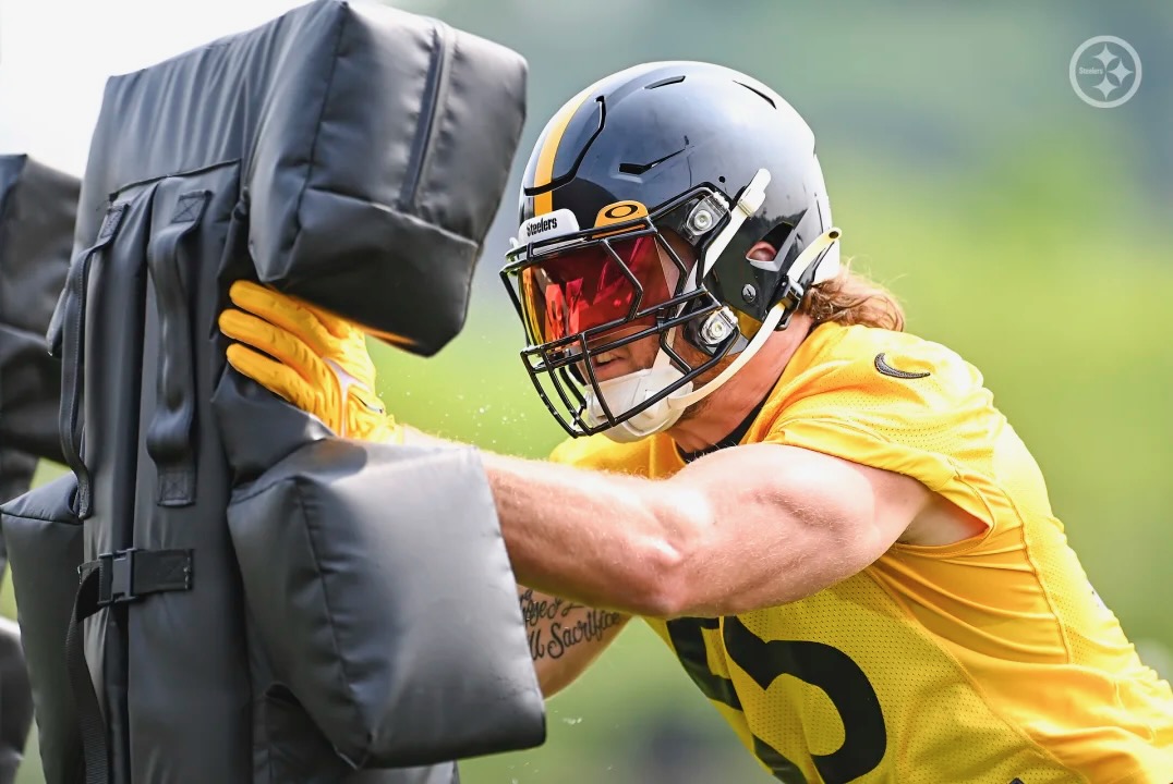 Steelers' Cole Holcomb's Availability Still Up In The Air As He ...