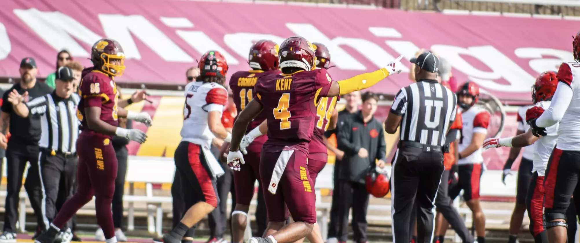 Steelers' Beanie Bishop Described Quick Moment With Aaron Rodgers: "Are ...