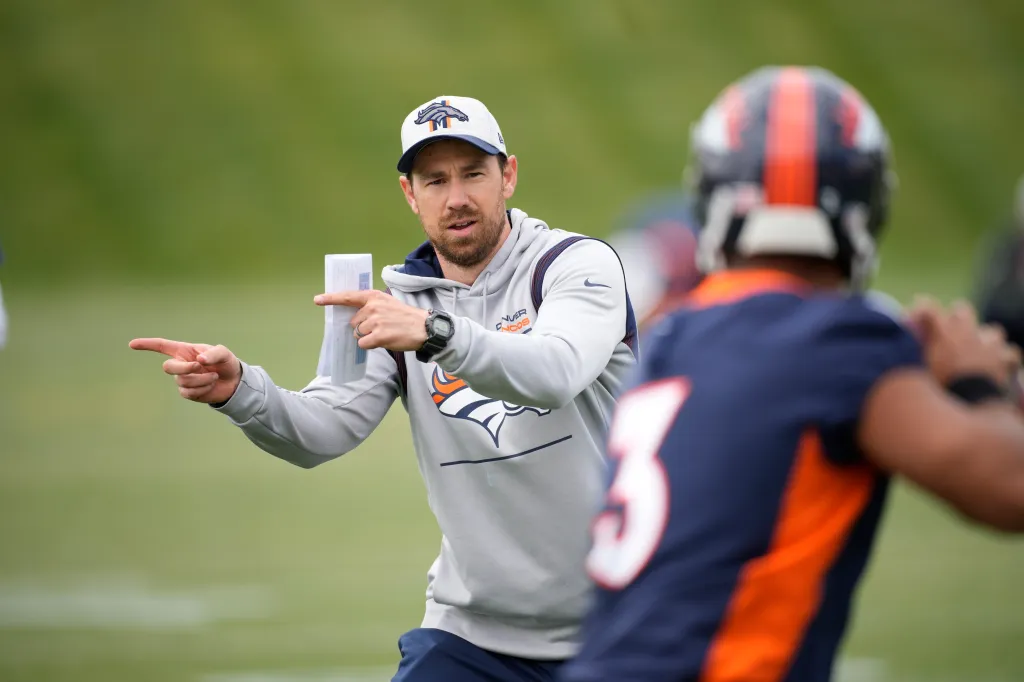 Former Steelers' Offensive Lineman Max Starks Thinks Klint Kubiak Would ...