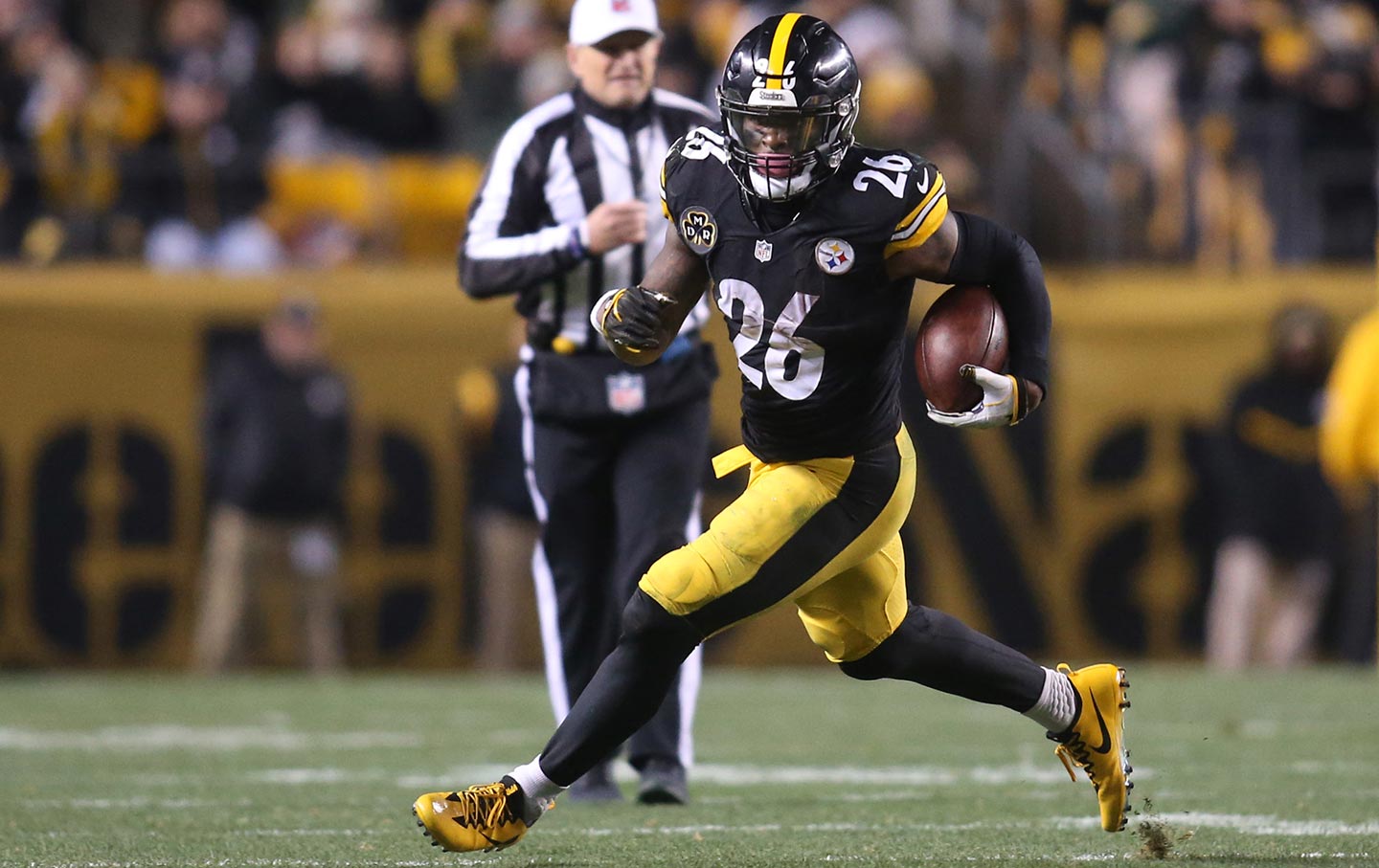Le’Veon Bell Screams At Steelers Fans: “Why Didn’t Y’all Tell Me Not To ...