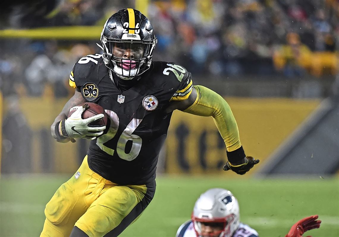 Steelers’ Le’Veon Bell Detailed His Beef With Ex-Bengals RB Joe Mixon
