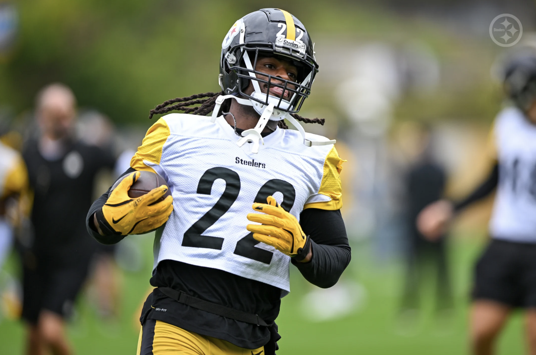 Steelers' Arthur Smith Defends Controversial Toss Play To Najee Harris
