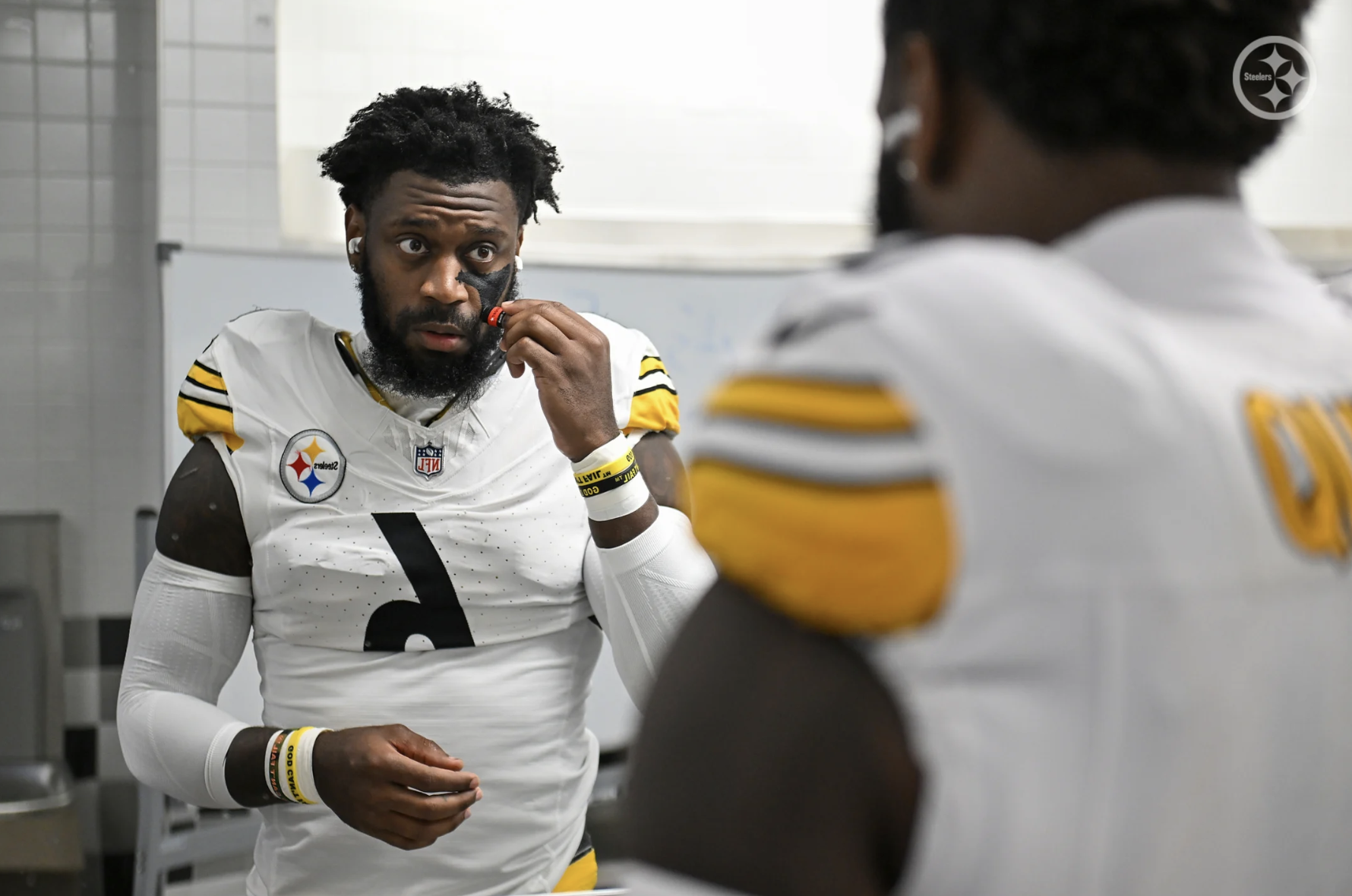 Steelers' Patrick Queen Is Embracing His Villain Role Before Traveling ...