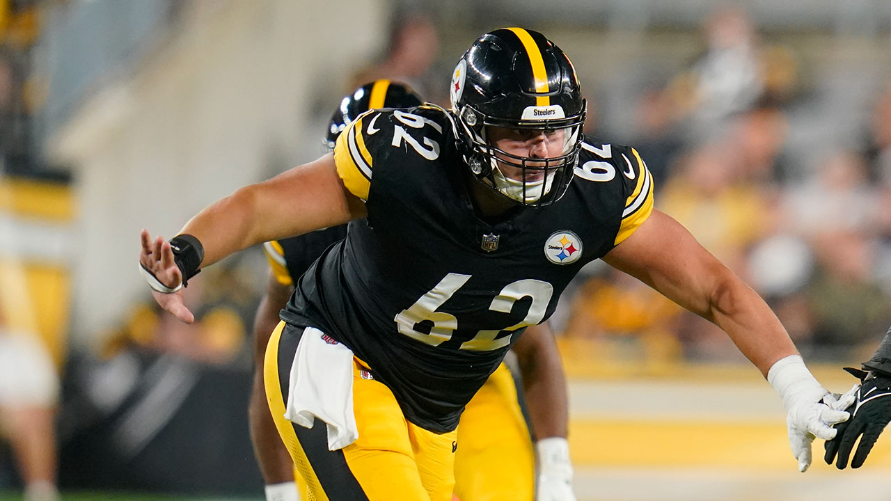 Steelers’ Ryan McCollum Showed Why He’s Important On The Offensive Line