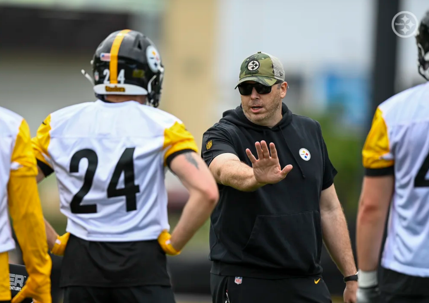 Steelers Offensive Coordinator Arthur Smith Gets Endorsed By An ...