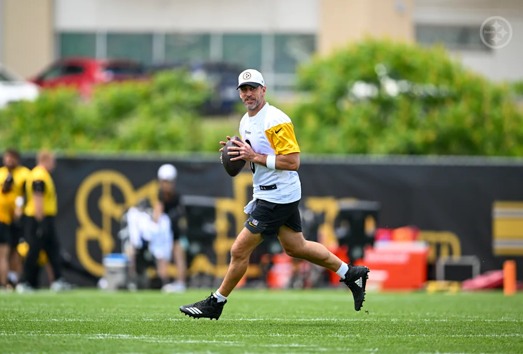Steelers' Aaron Rodgers Sounds Off In An Aggressive Rant: "Stop Making ...