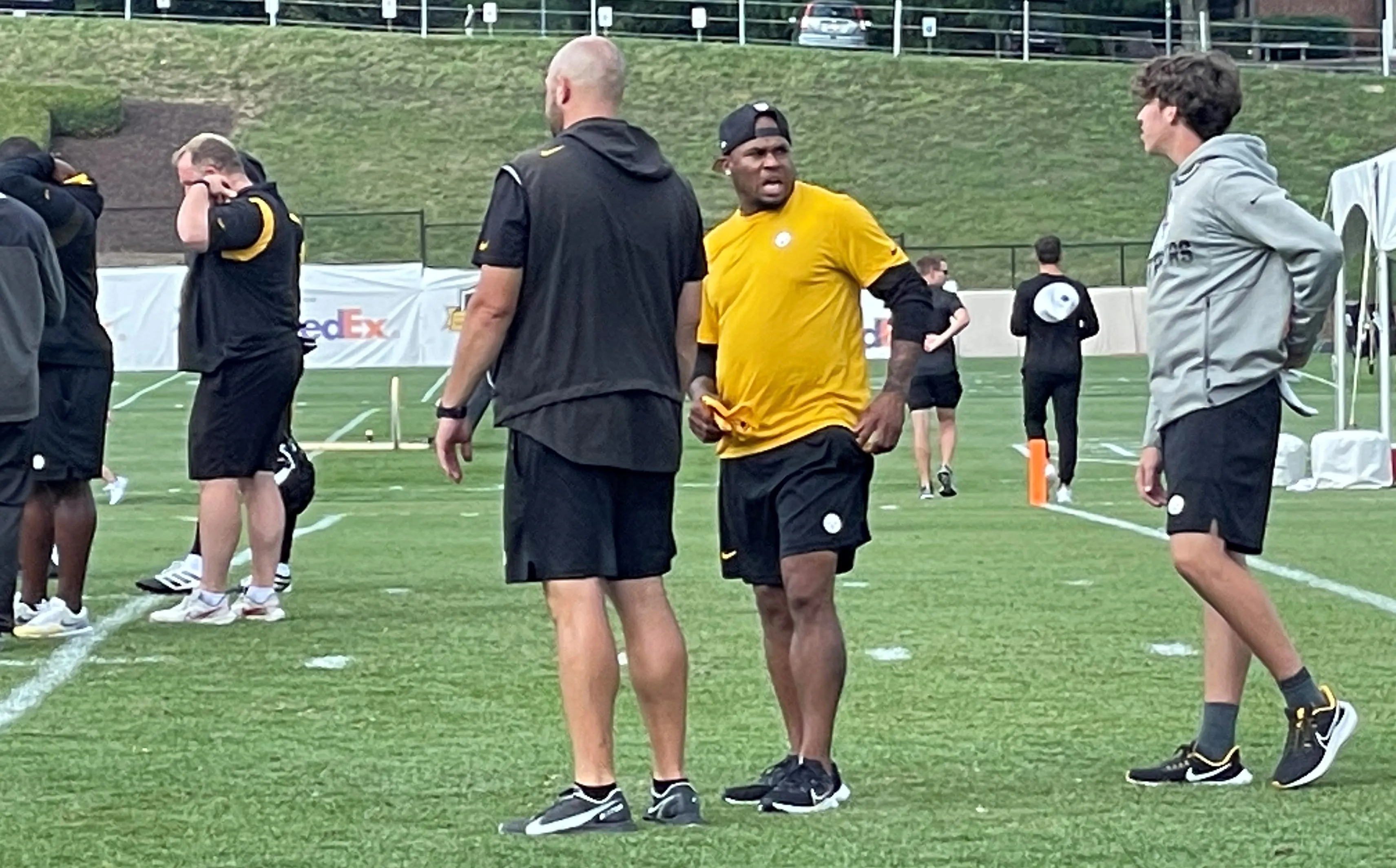 Steelers Could Absolutely Benefit From Bringing In Two-Time All Pro ...