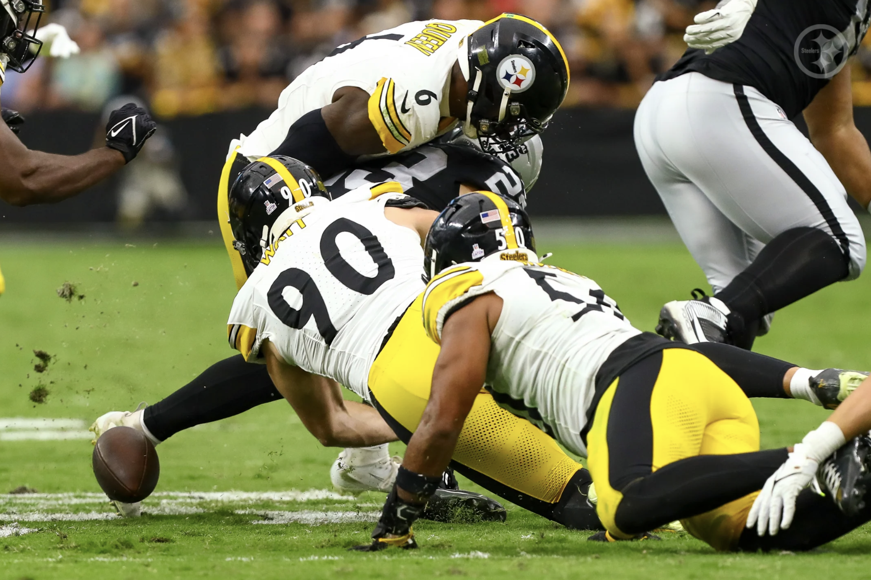 Steelers' TJ Watt Sends Strong Warning To Giants' QB Daniel Jones About ...