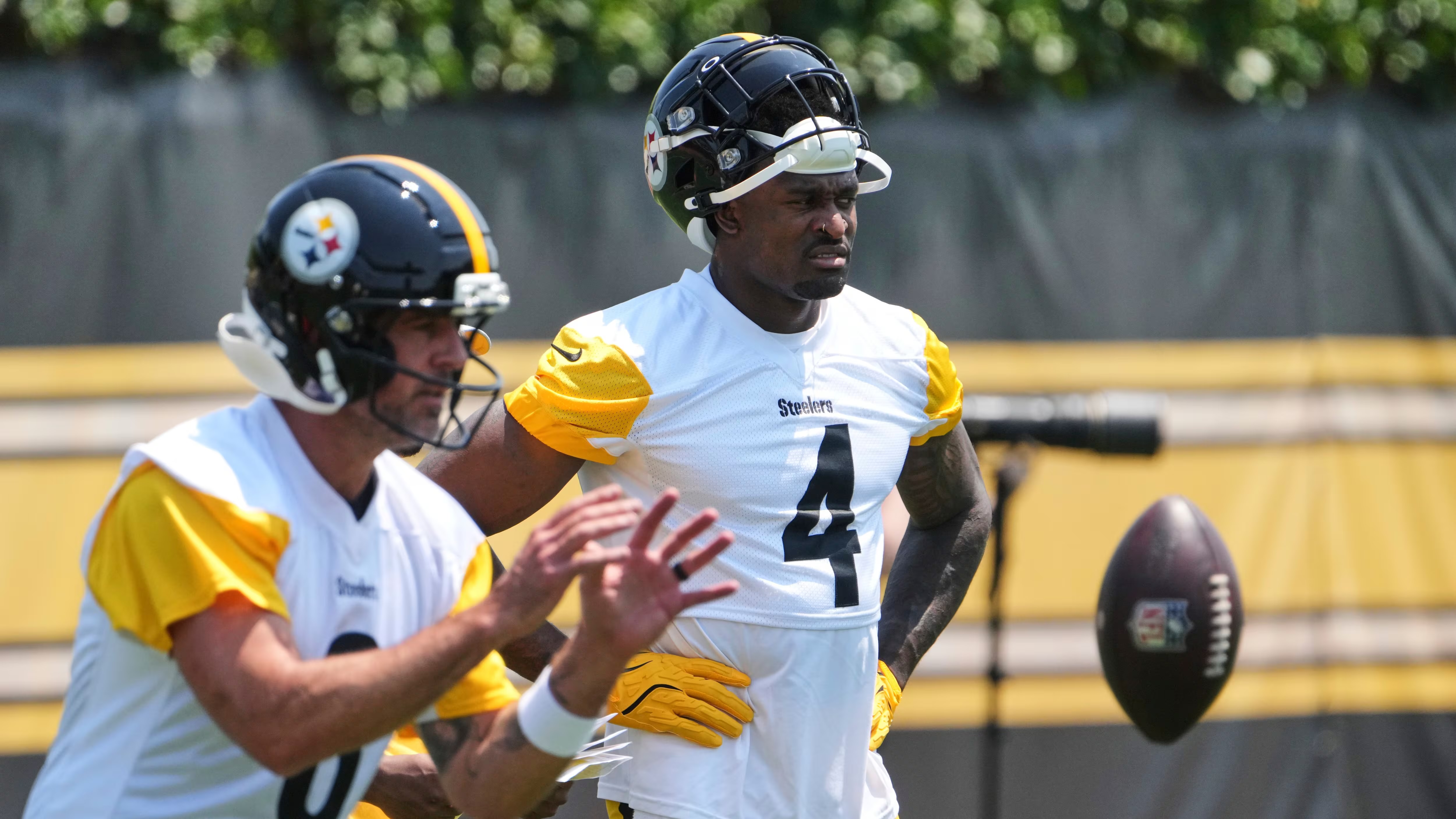 Steelers' DK Metcalf Has Proven To Be The "Total Opposite" Of George Pickens So Far