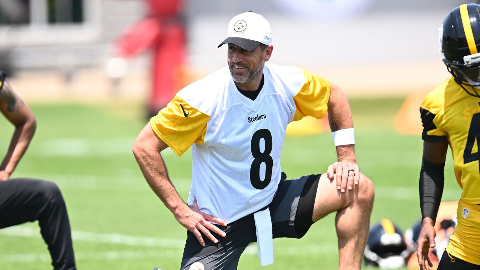 Steelers' Aaron Rodgers Throws Multiple Touchdowns In First 7 Shots ...