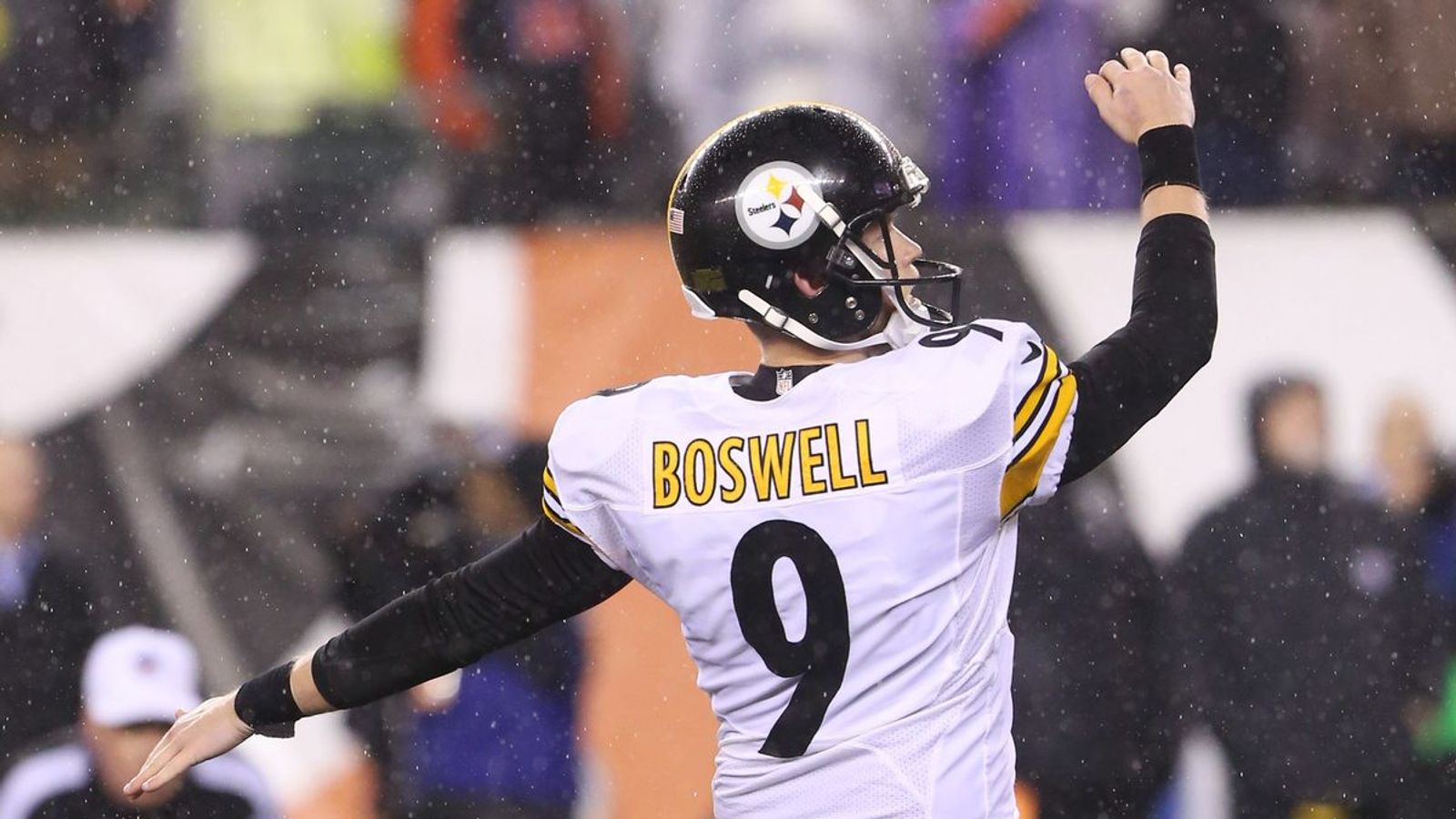 Steelers Trail 7-6 At Halftime