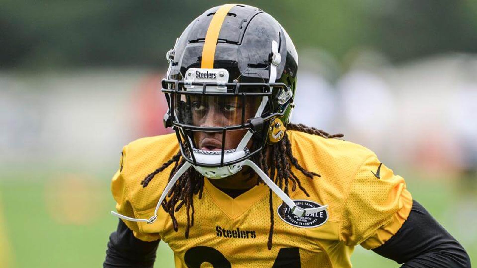 Steelers' 1st-Round Pick Still Unsigned as Training Camp Approaches