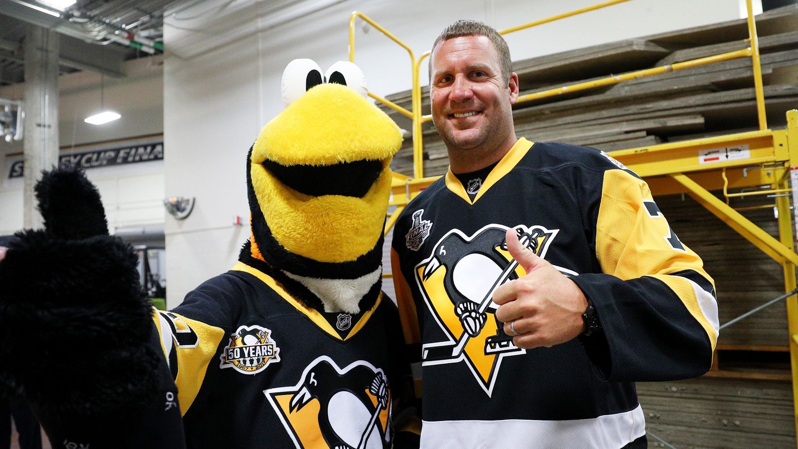 Ben Roethlisberger Congratulates Pittsburgh Penguins C Sidney Crosby on ...