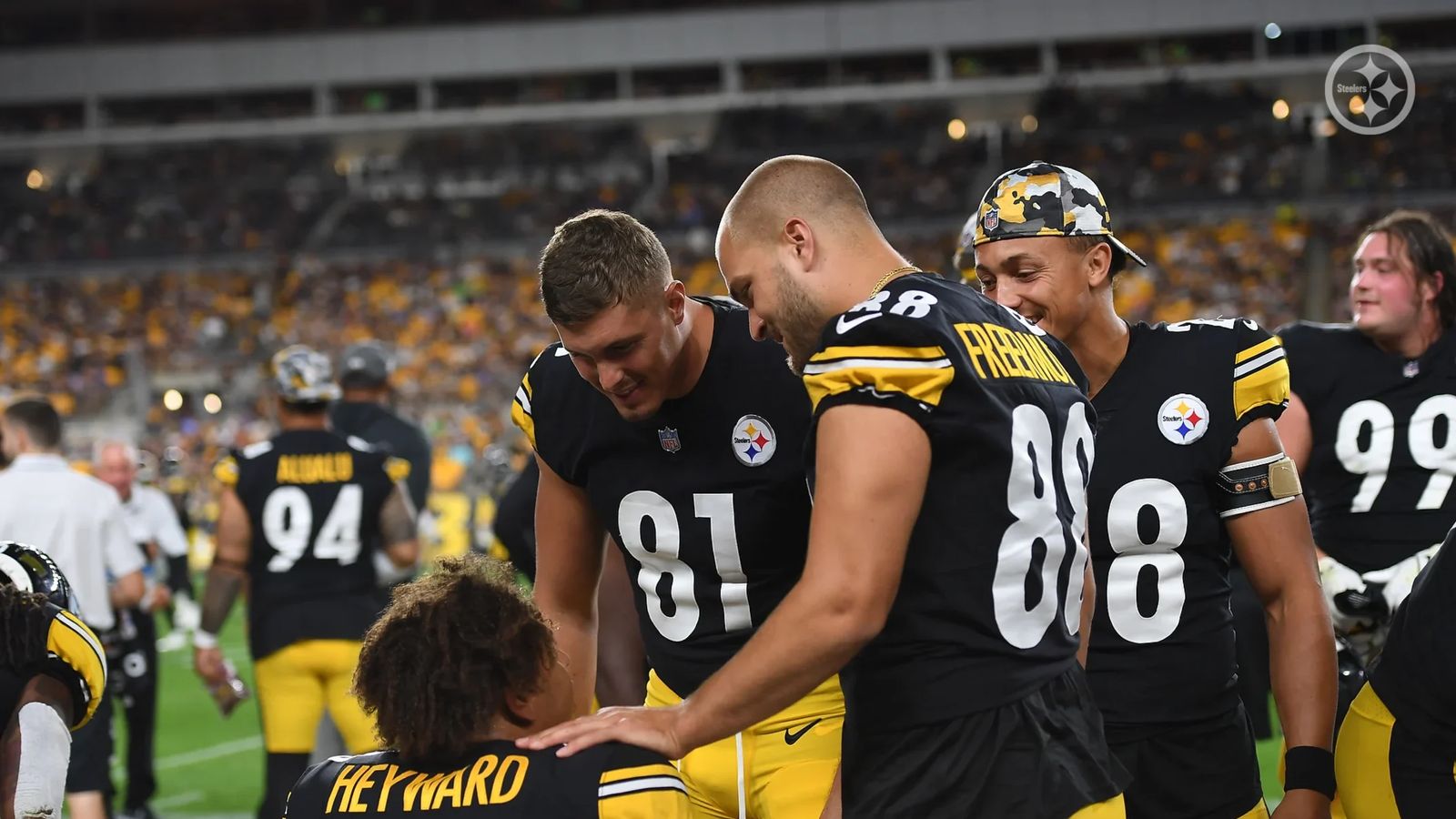 Steelers' Modern Day 'Mutt and Jeff,' Zach Gentry And Connor Heyward ...