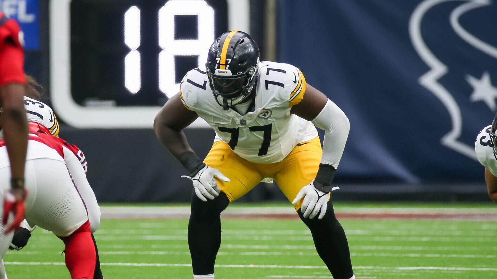 Former Steelers Defensive Lineman Accuses Broderick Jones Of Being ...